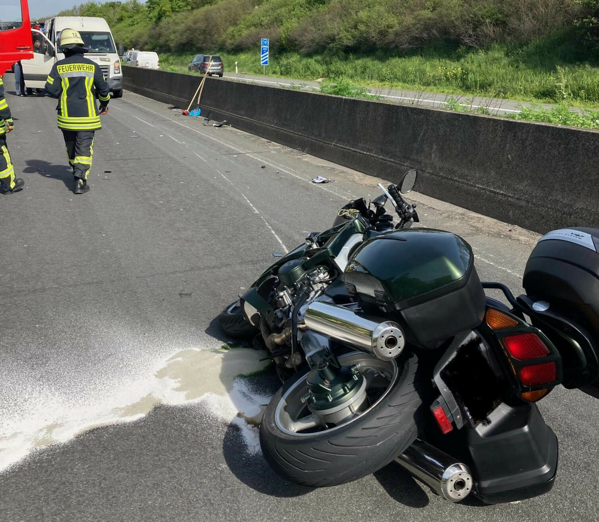 Bei Bergheim Schwerer Unfall Auf A61 Motorradfahrer In Klinik Geflogen