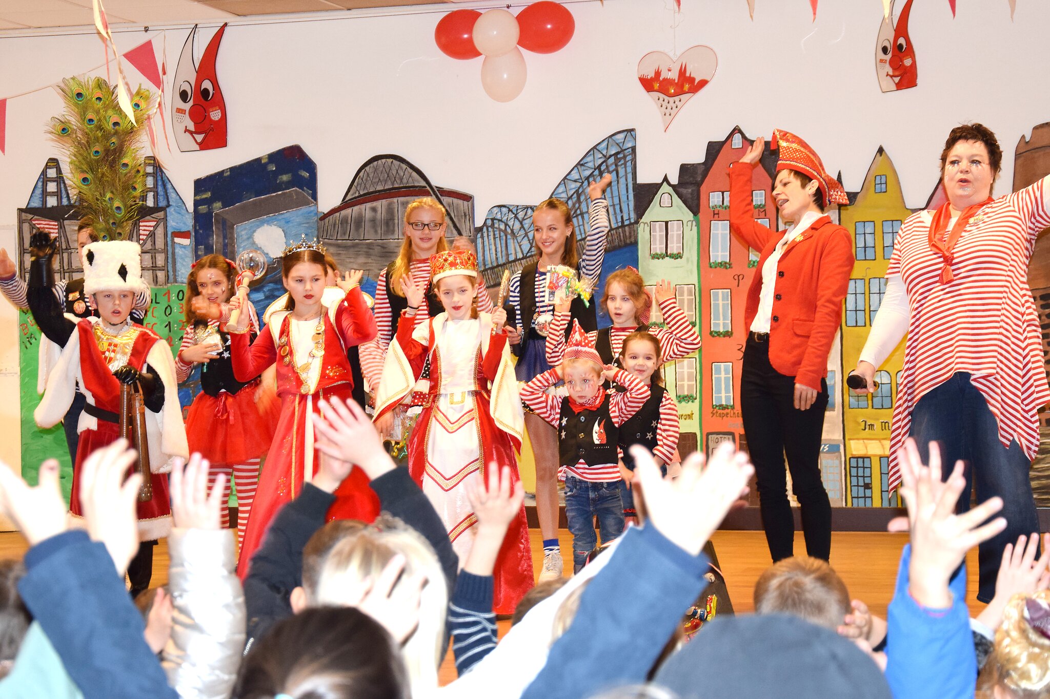 Kinder-Dreigestirn Bliesheim: Singe, danze, springe: Emma I., Louis ...