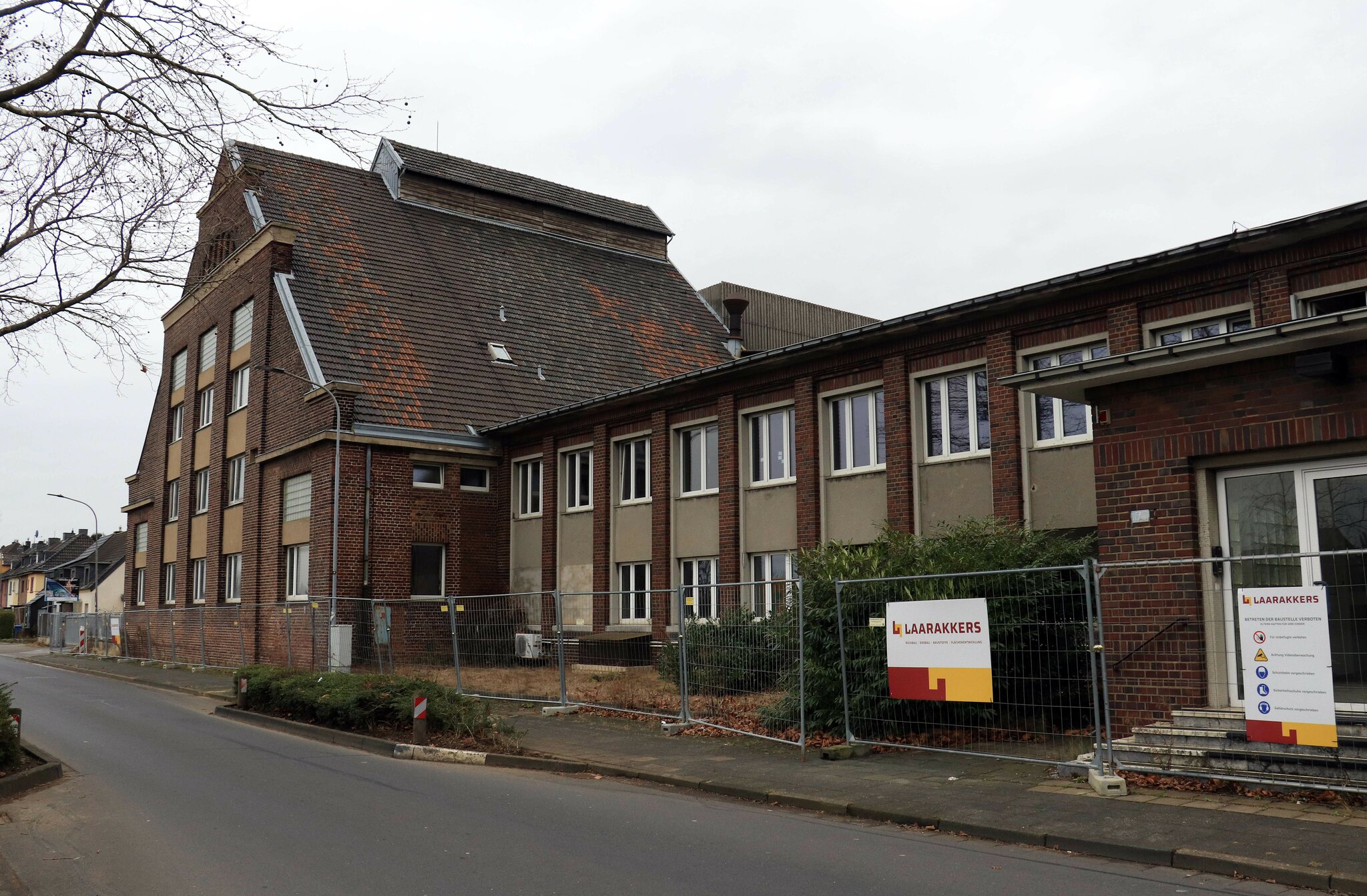 Gemischtes Wohngebiet geplant: Abbruch der Glasfabrik Sindorf steht an ...