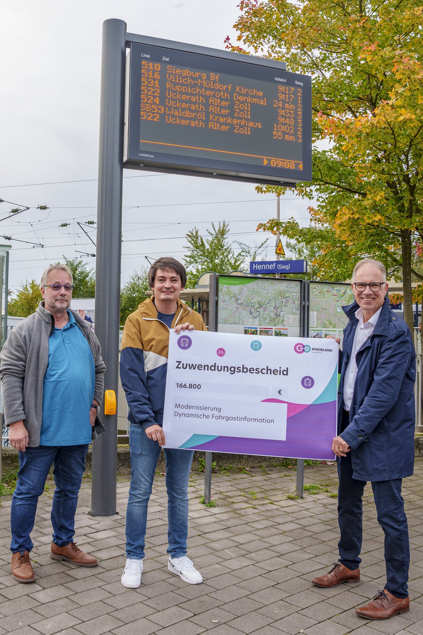 Verbessert und modernisiert: Dynamische Fahrgastinformation am Bahnhof ...