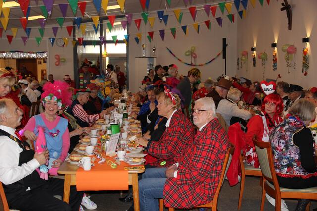 Jecke Stunden mit der AWO: Bunte Karnevalsfeier im Schützenhaus - Sankt ...