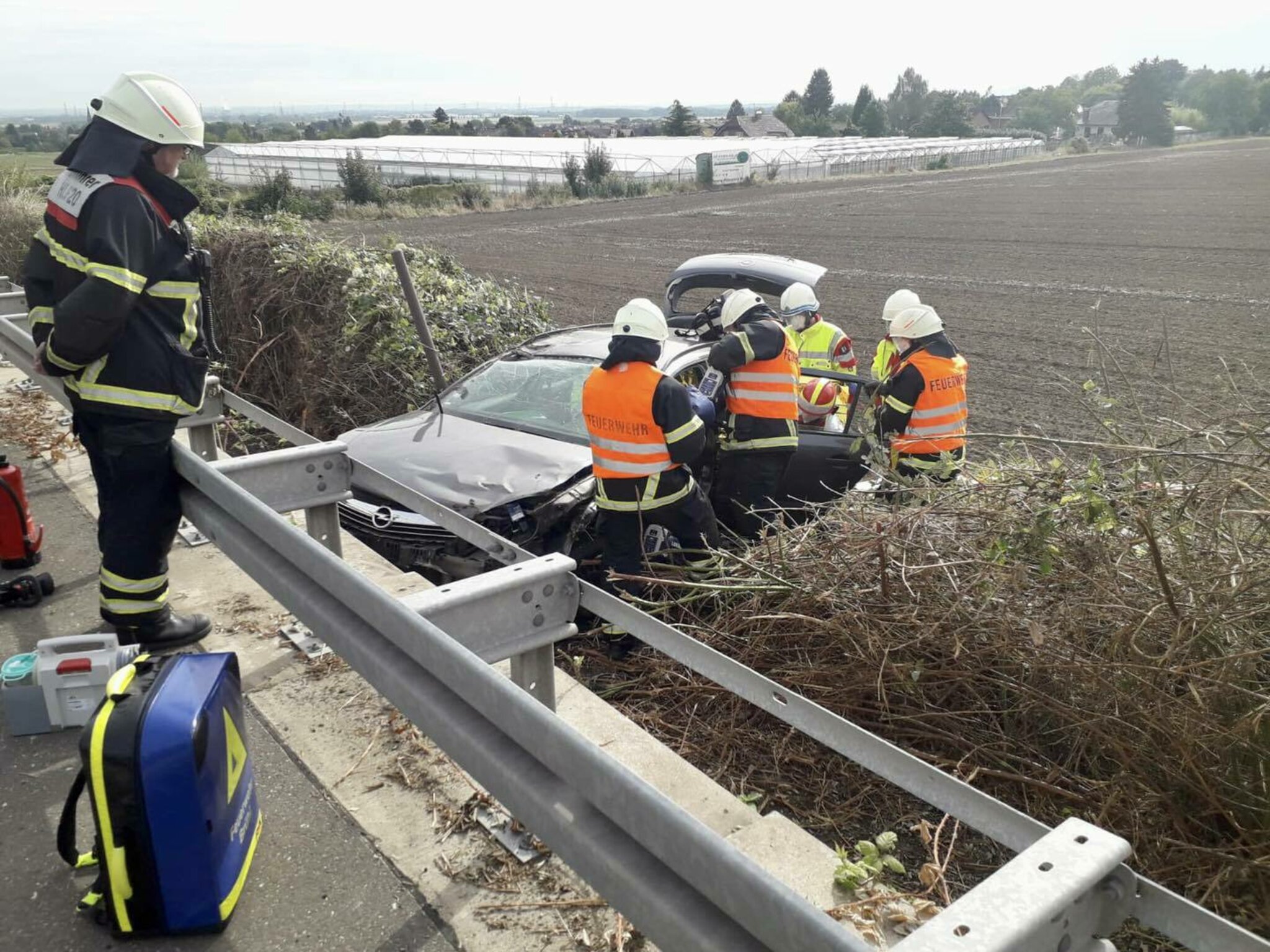Unfall auf der Autobahn: Türe abgetrennt - Brühl