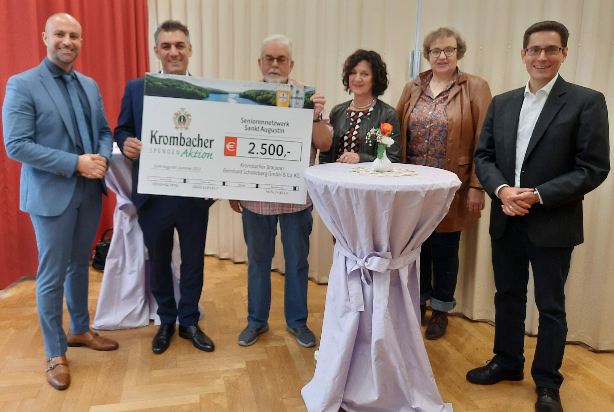 Willkommener Geldsegen: Brauerei spendet 2.500 € an Seniorennetzwerk ...