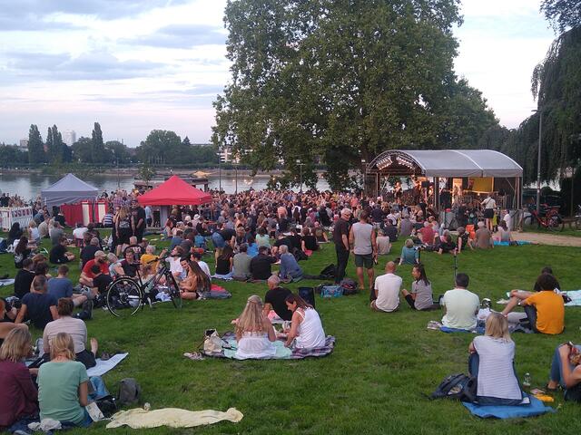 Tag der Stadtmusik: Live-Musik umsonst und draußen im August - Bonn