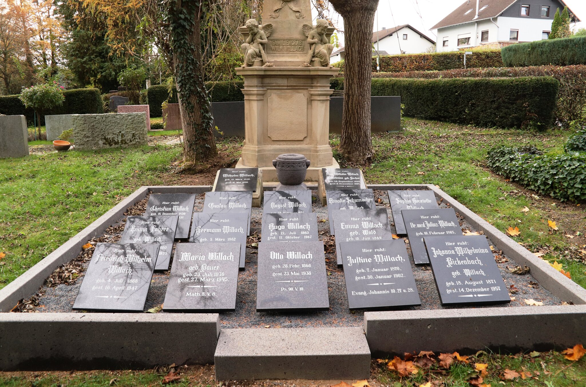 Grabdenkmal restauriert: Erinnerung an die Ruppichterother Familie ...