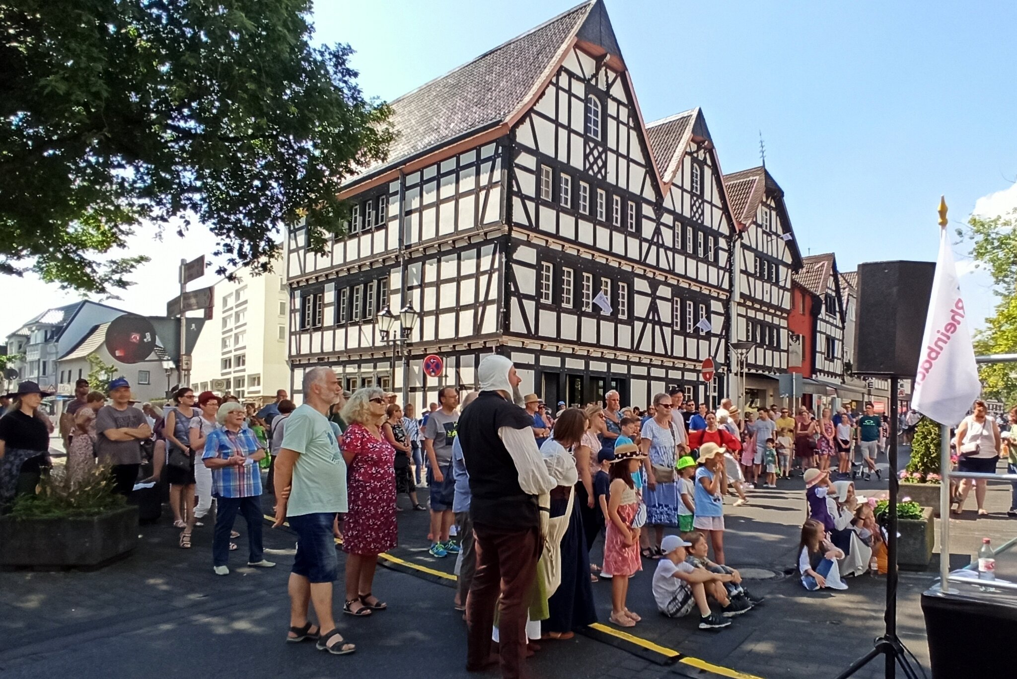 725 Jahre Stadt Rheinbach: Spannende Zeitreise bei Kaiserwetter - Rheinbach