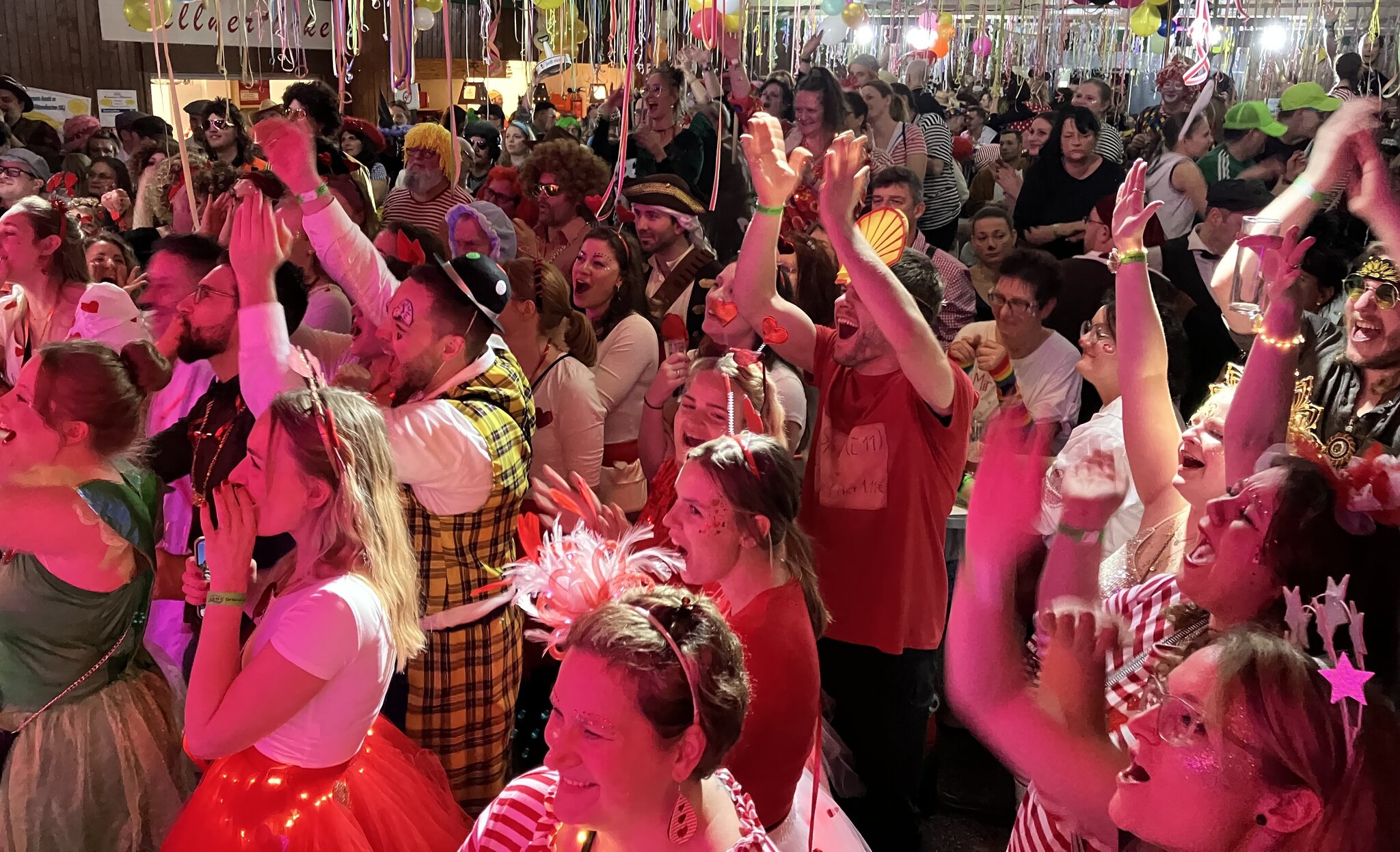 Feiern bis zum Abwinken: Jeck, jecker, Silbersee! - Gummersbach