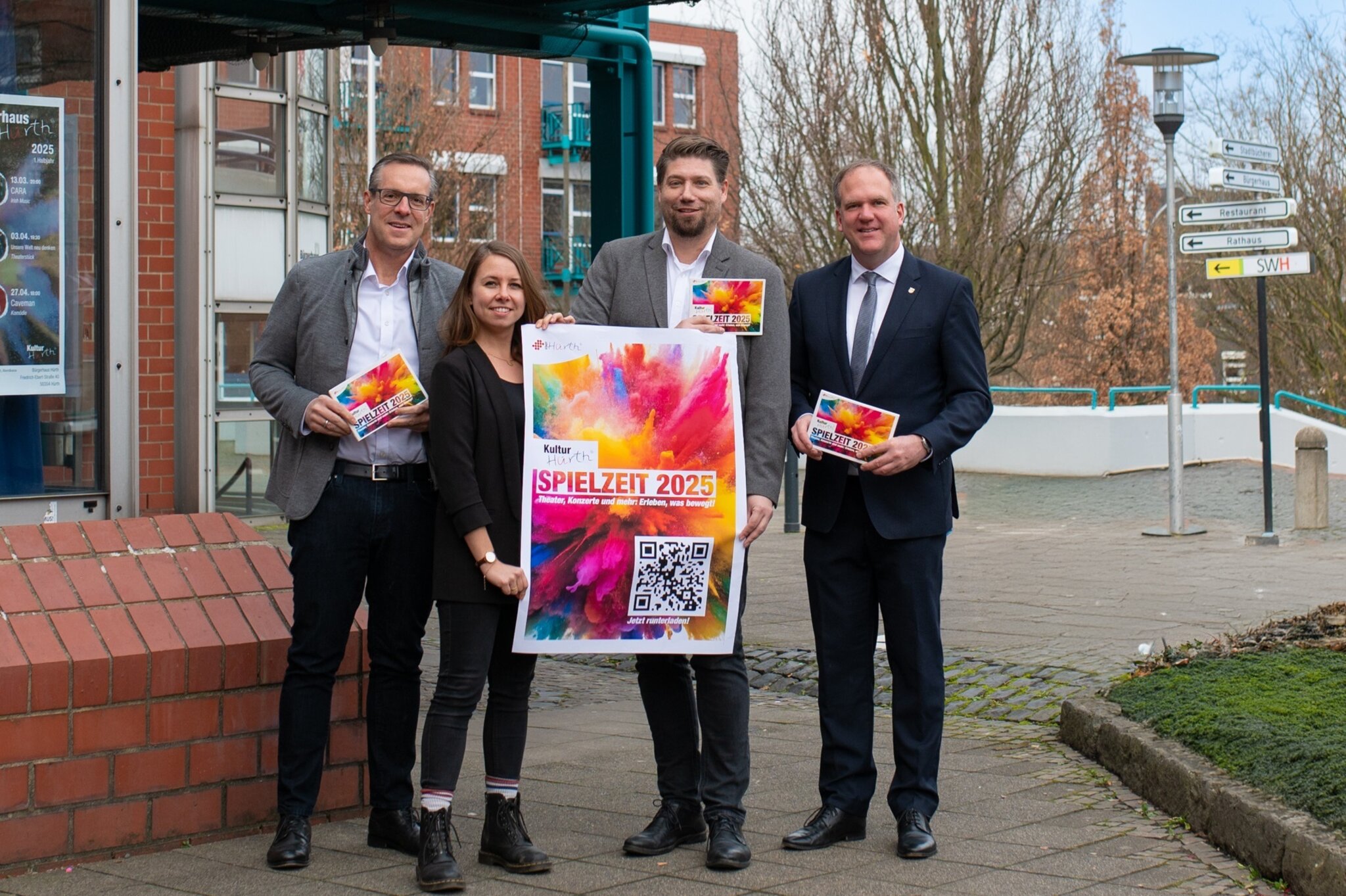 Kulturprogramm Highlights: Neues Spielzeitheft druckfrisch im Rathaus - Hürth