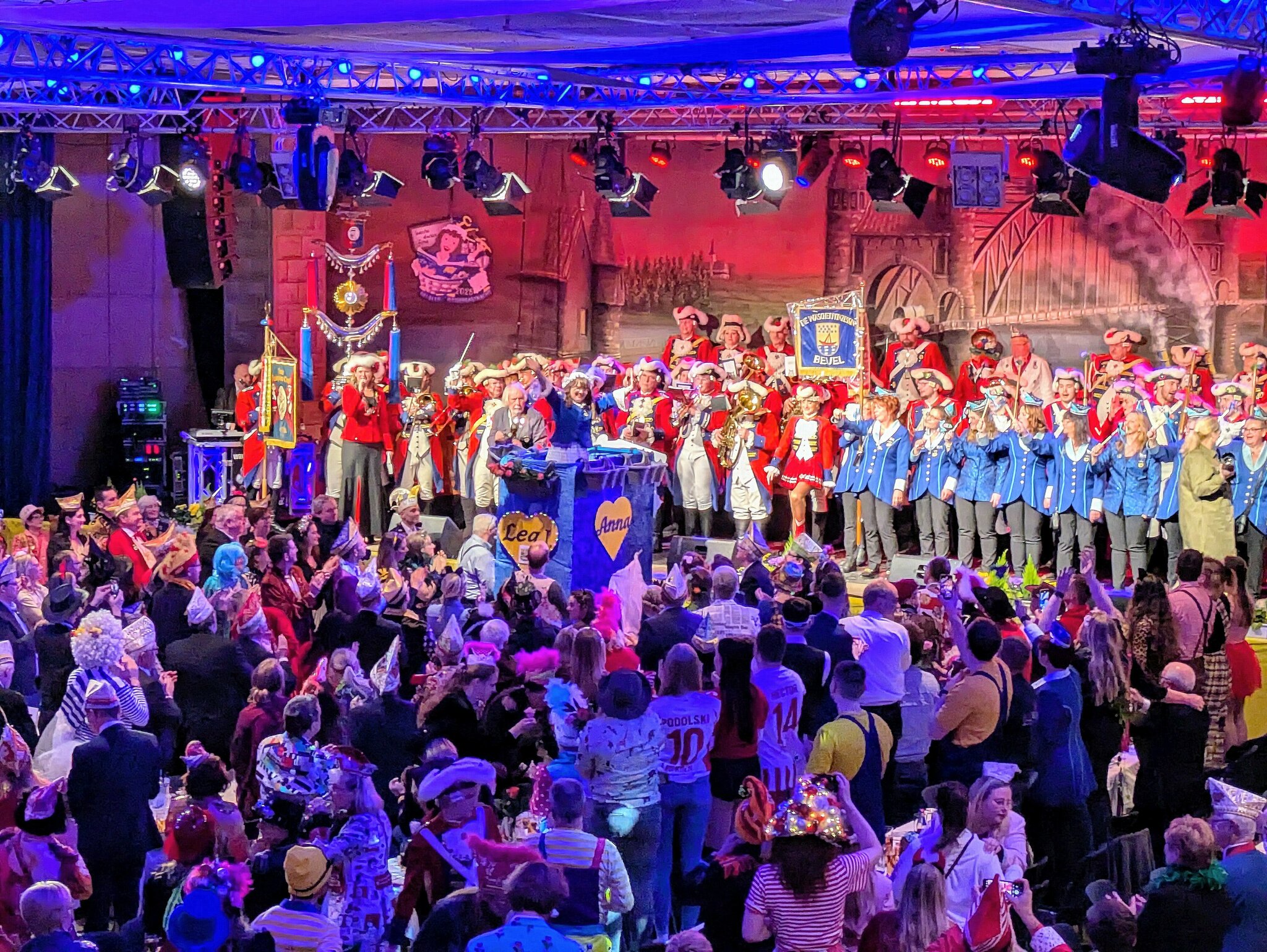 Proklamation Wäscherprinzessin: „Wir rocken die Säle!“ - Beuel