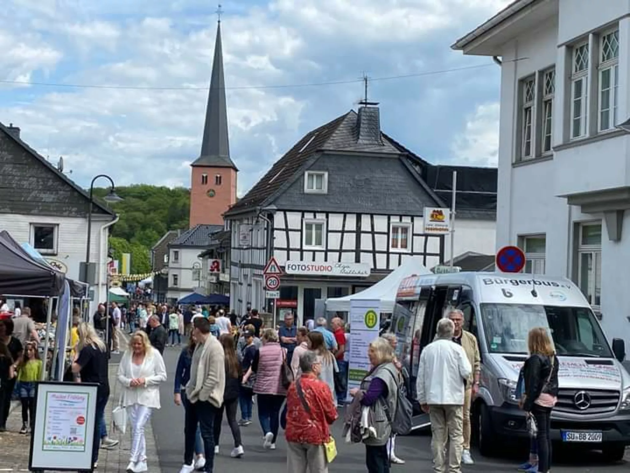 3. Mucher Frühling: Eine bergisch-schöne Zeit im Mucher Ortskern - Much