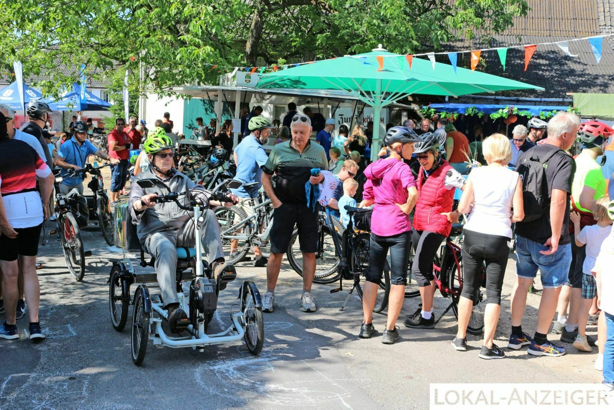 Autofreier Sonntag: Riesengaudi auf der Straße - Waldbröl Autofreier Sonntag: Riesengaudi auf der Straße - Waldbröl