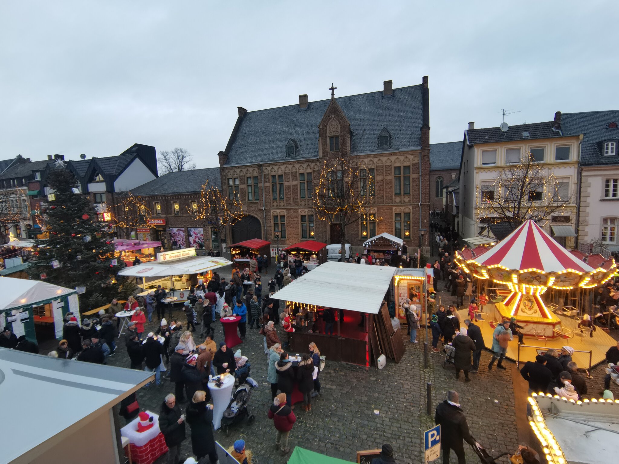 Weihnachtsmarkt Lechenich: AHAG zieht positive Bilanz und blickt nach ...