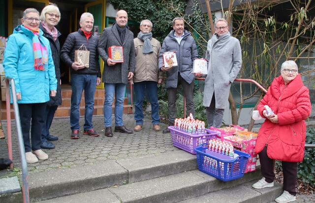Besondere Zugabe: VdK und Tanzcorps spenden für die Bad Honnefer Tafel ...