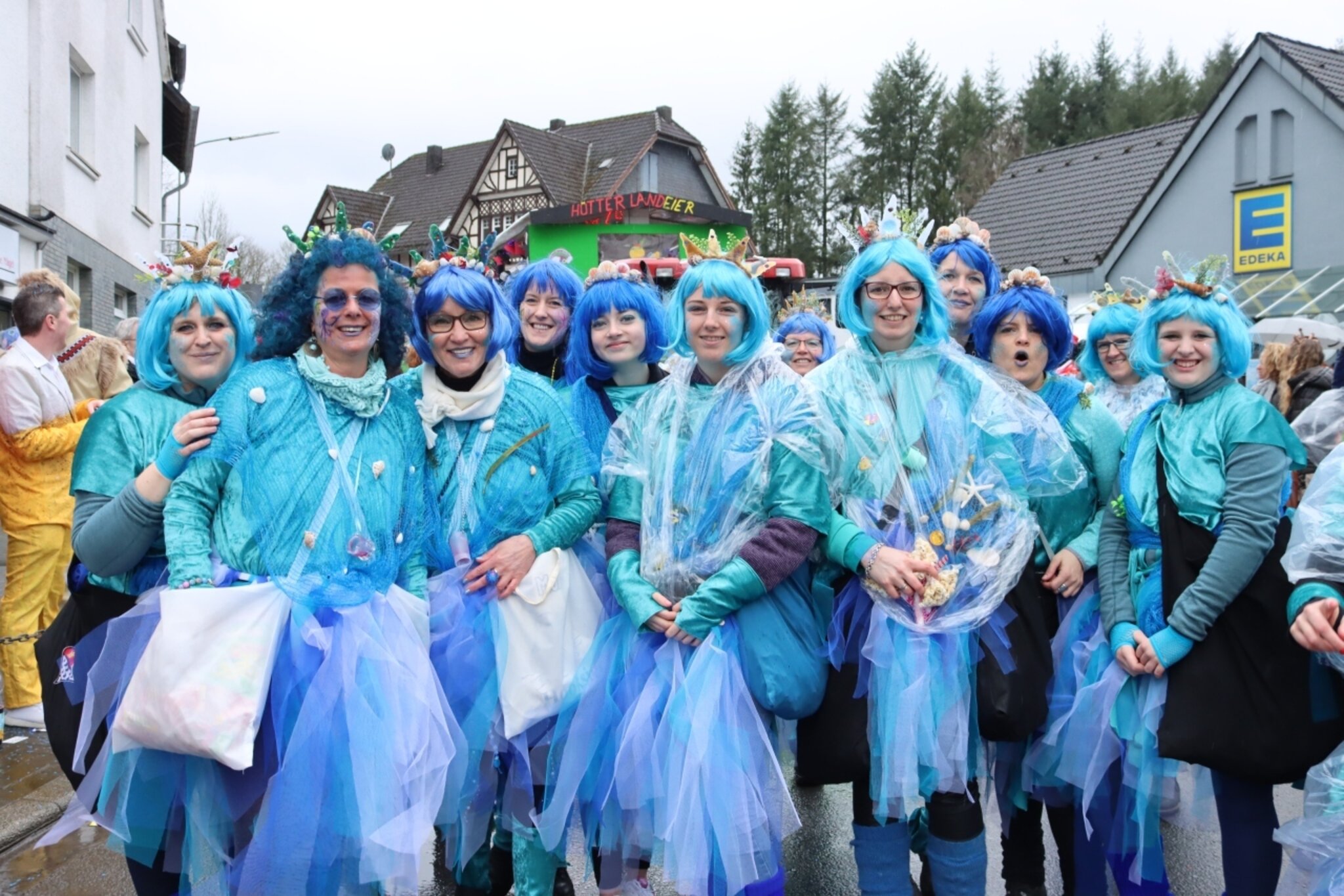 Karneval in Denklingen: Jecke an der Klus werden raderdoll - Reichshof