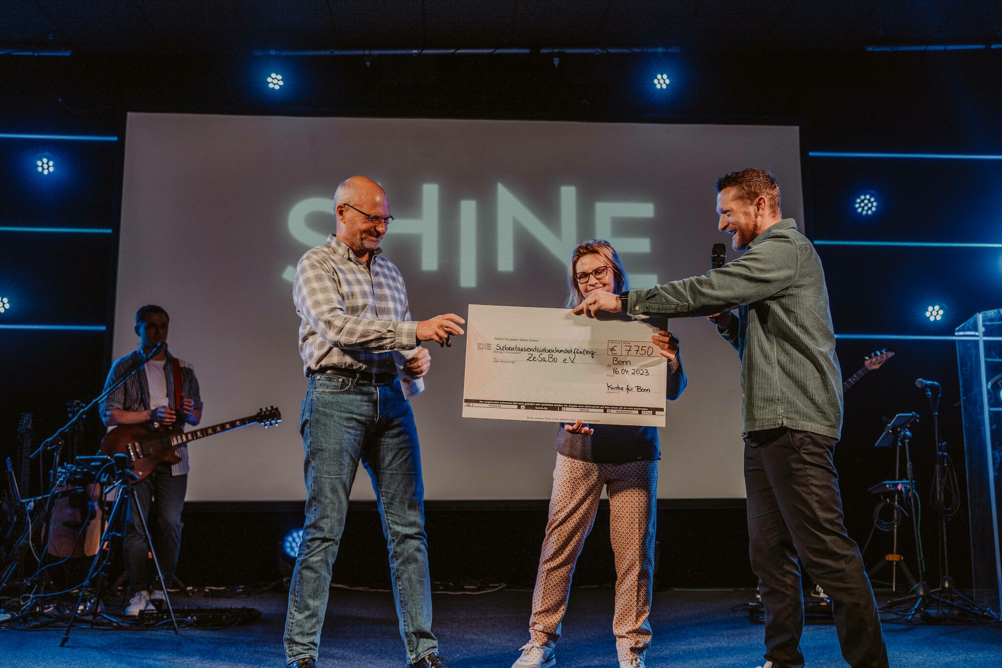 Spende der Kirche für Bonn: Spende der Kirche für Bonn an ZeSaBo - Bonn