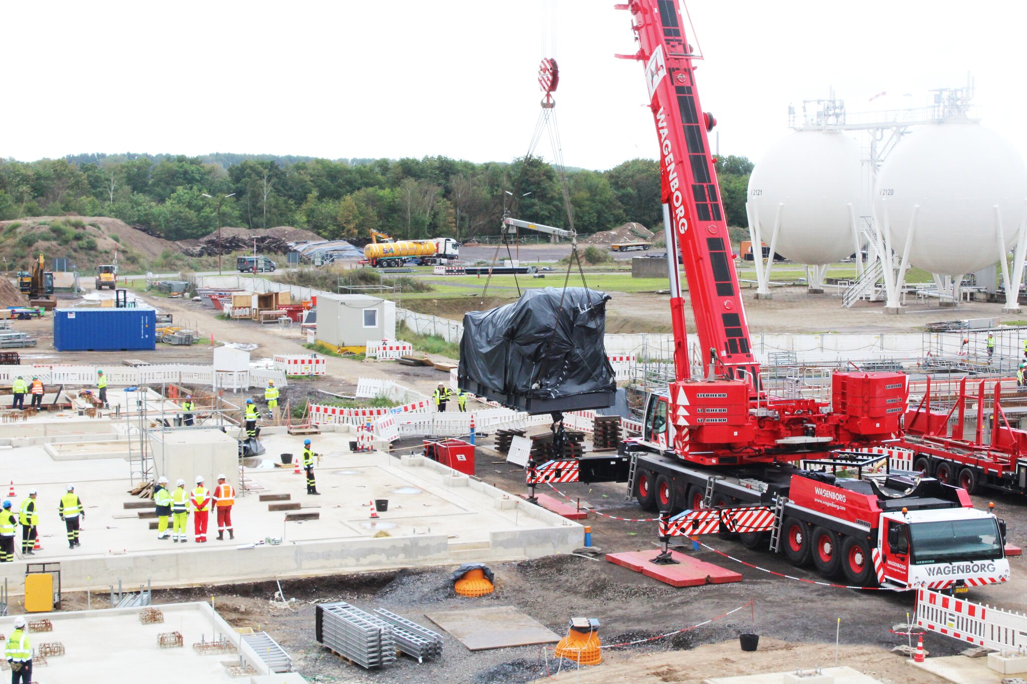 Shell: Tonnenschwerer Kompressor - Wesseling