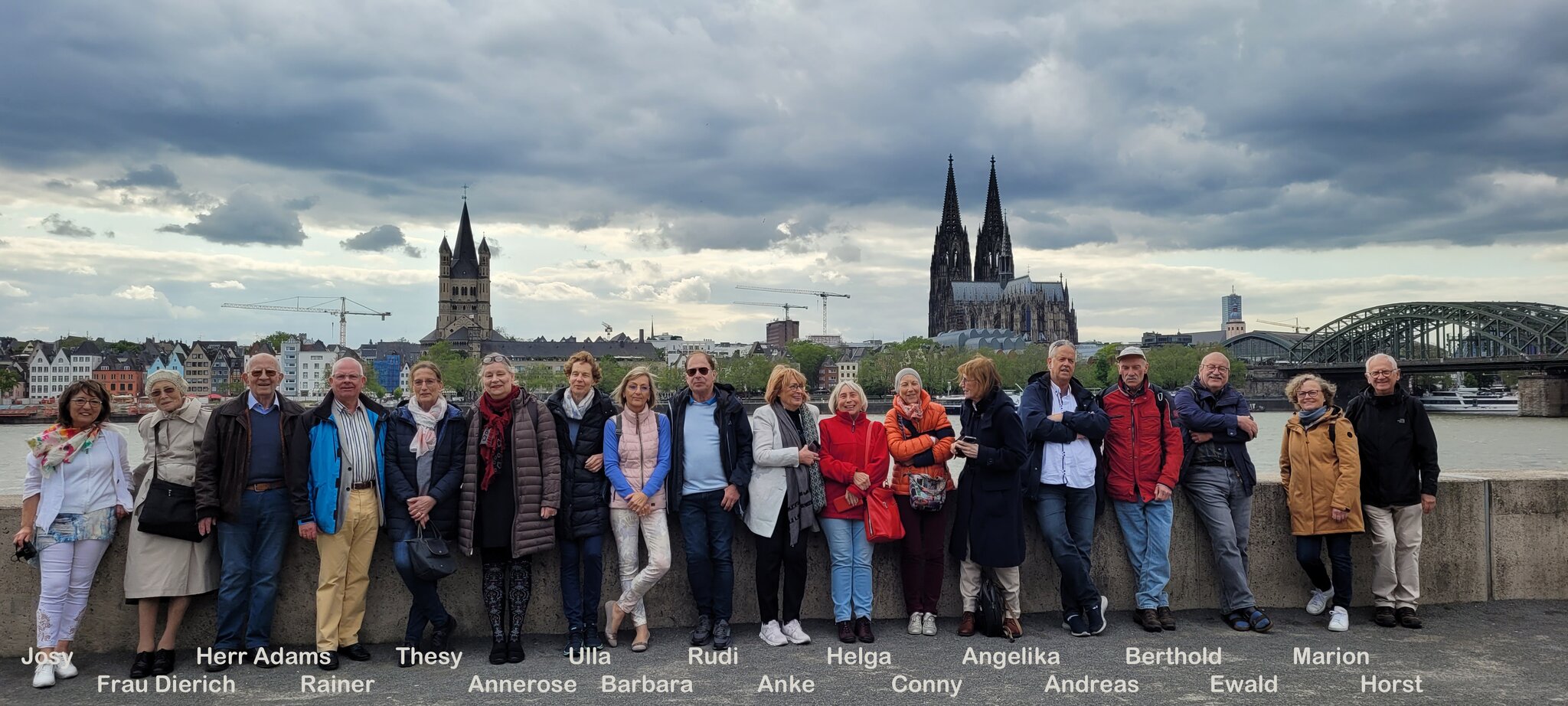 Vor 50 Jahren in Lechenich: Schüler und Lehrer feiern goldenes „Abi ...