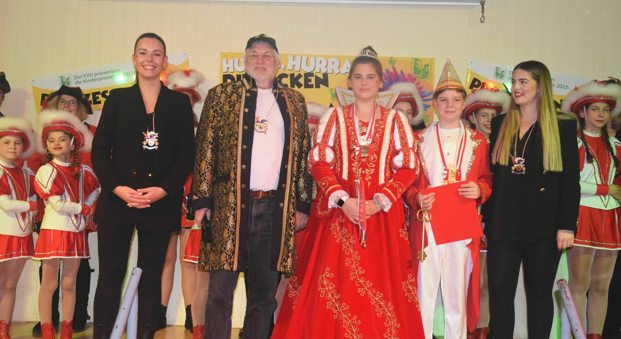 Uckendorf kürt Lea I.: Seniorenfest und auch gleichzeitig Proklamation ...