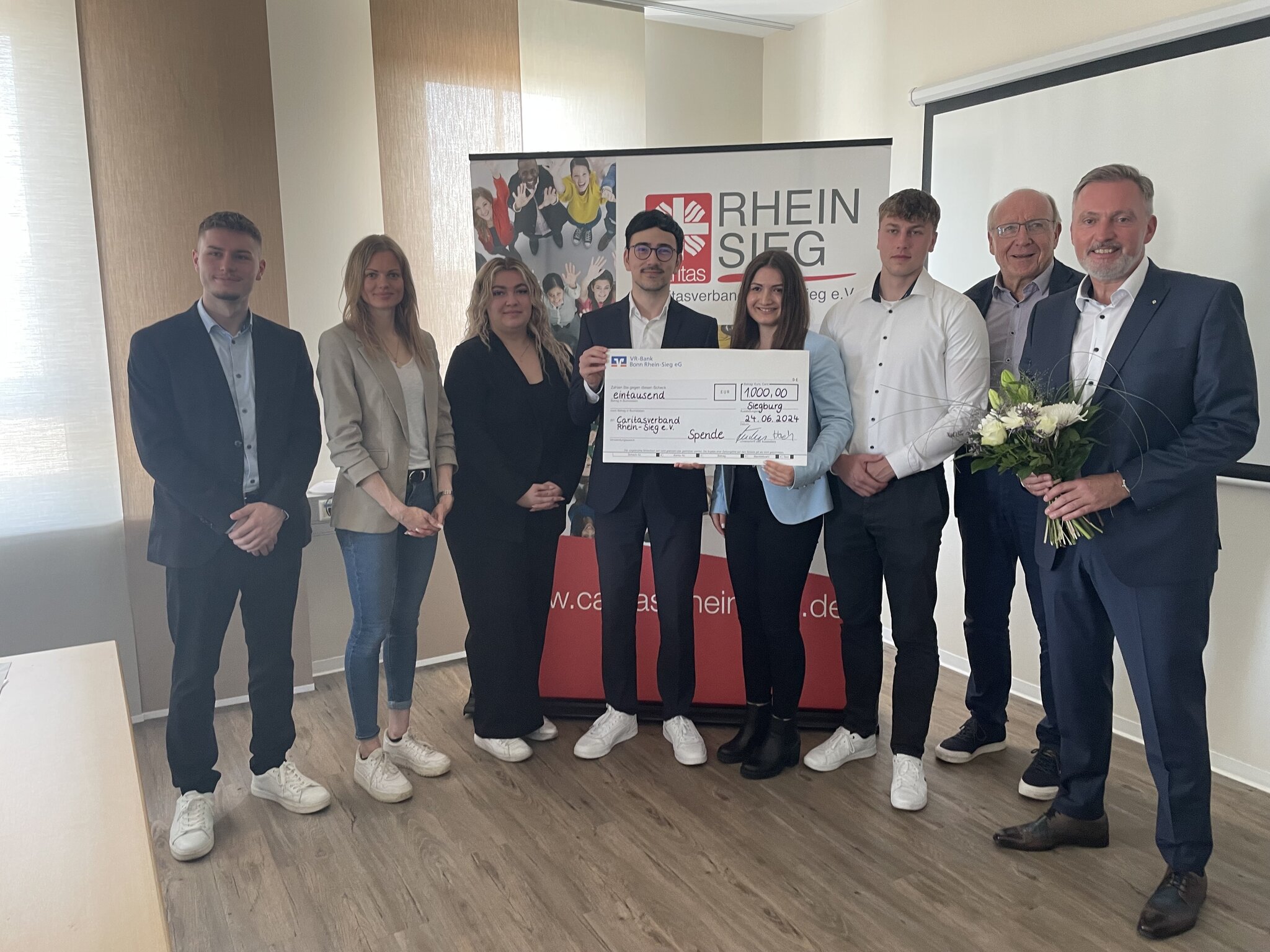 Thema Nachhaltigkeit: Azubis setzen erfolgreich Kleidercycling-Projekt ...