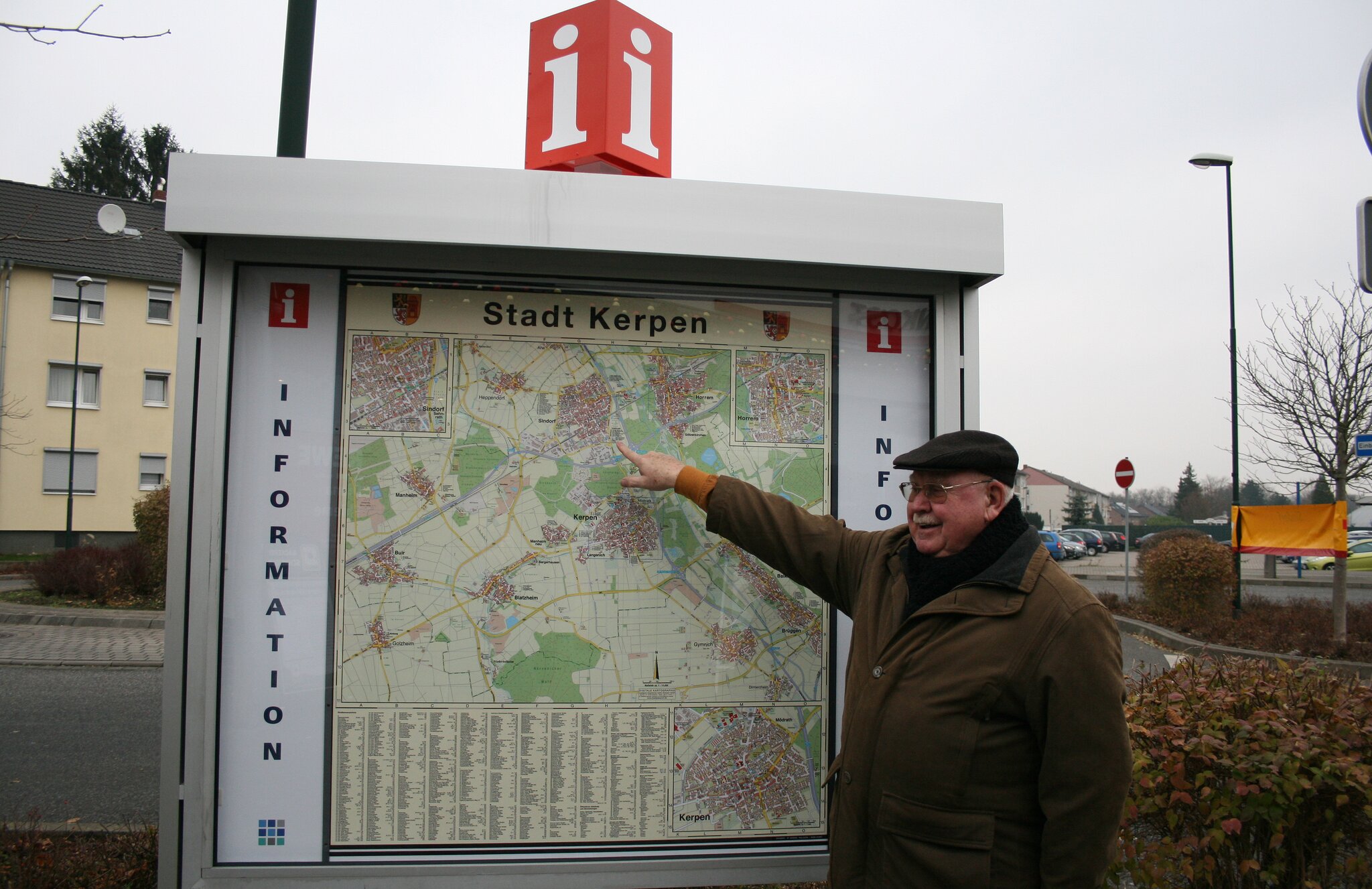 Bessere Orientierung: Aktueller Stadtplan an S-Bahn-Station Sindorf ...