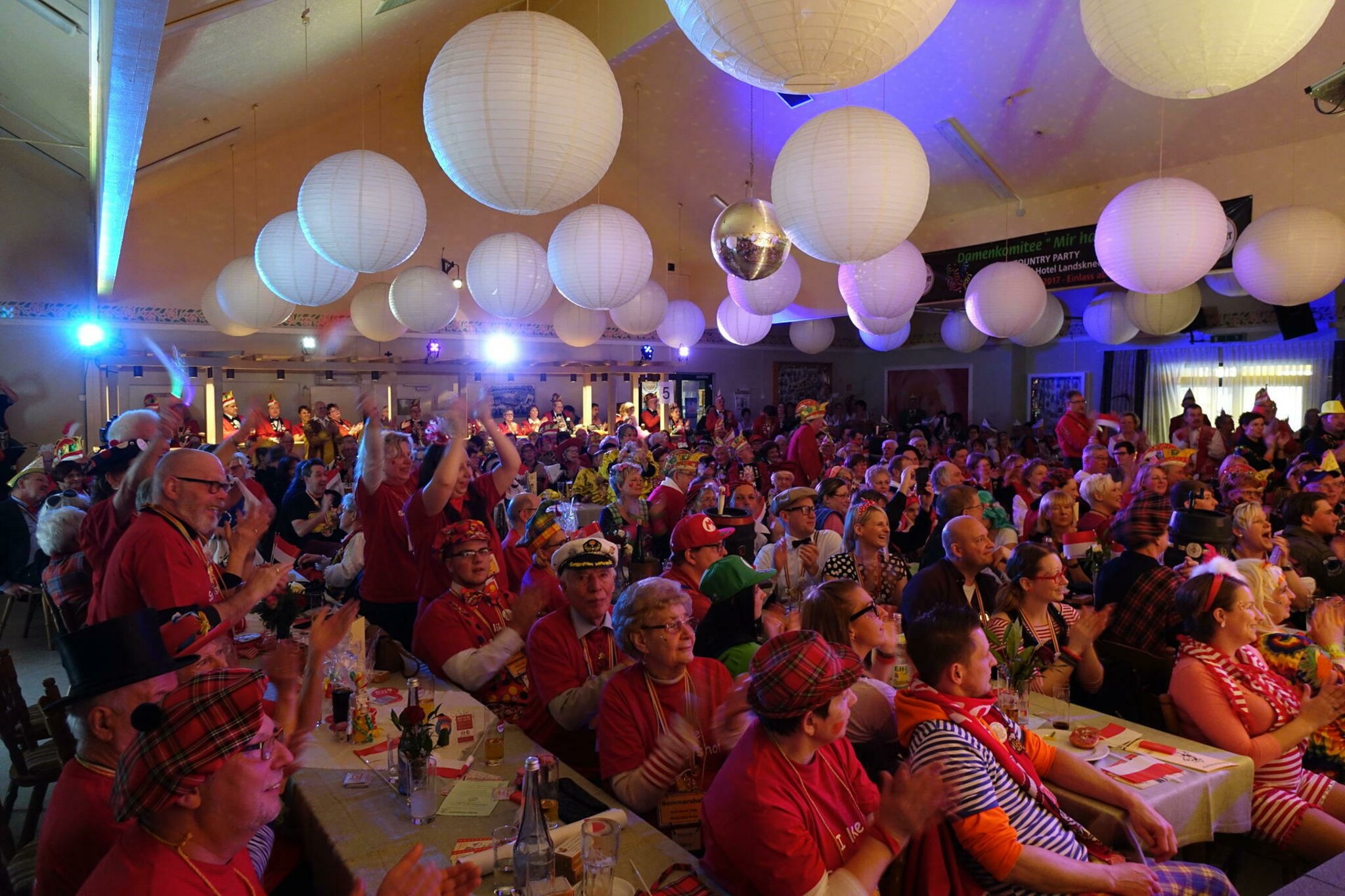 Dreimal Uckerath alaaf: Prunksitzung der KG Remm-Flemm - Hennef