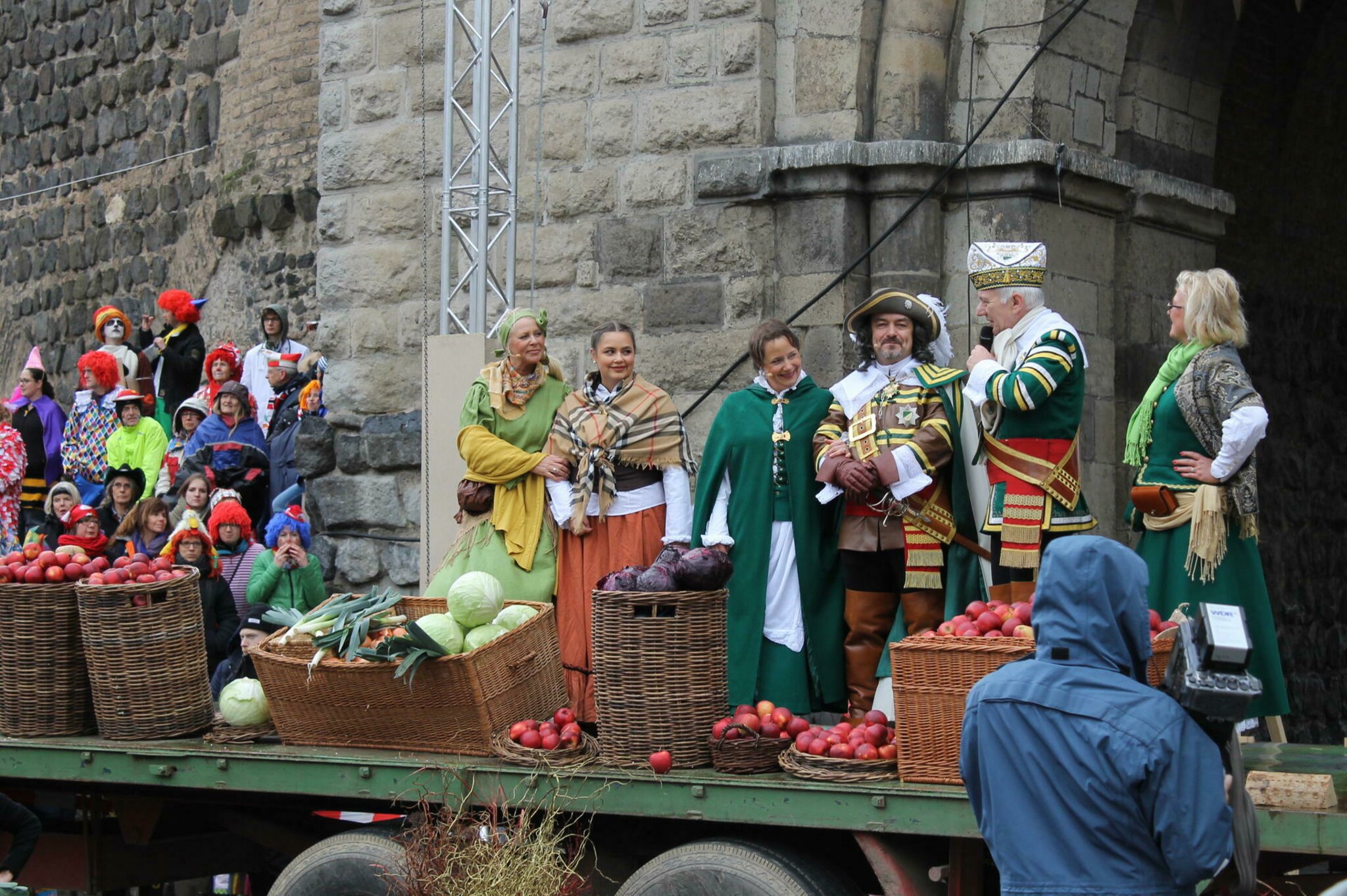 Jan und Griet haben sich gefunden: Traditionelles Spill des Reiter ...