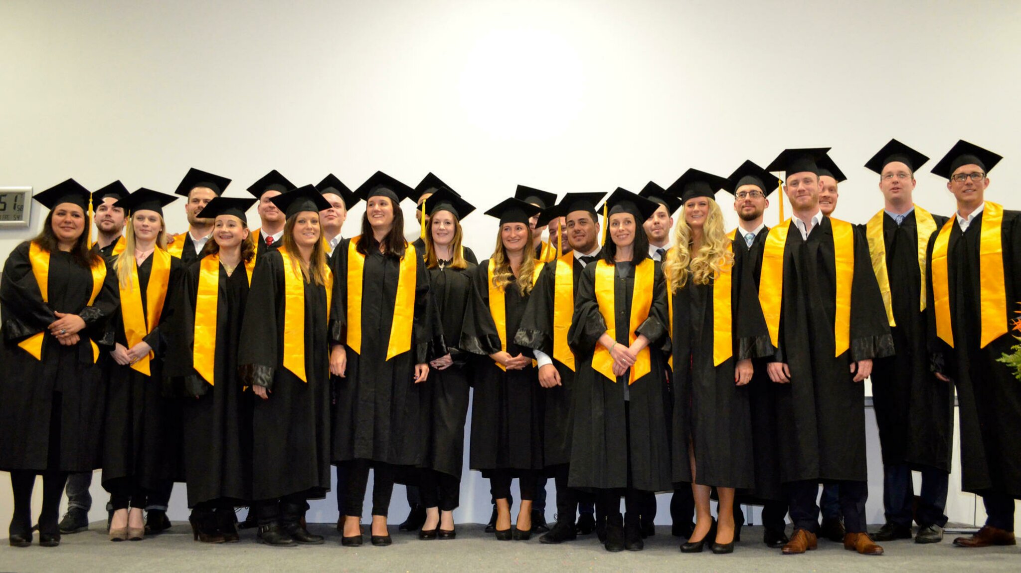 Produktiv, konstruktiv und engagiert: EUFH verabschiedete Absolventen ...