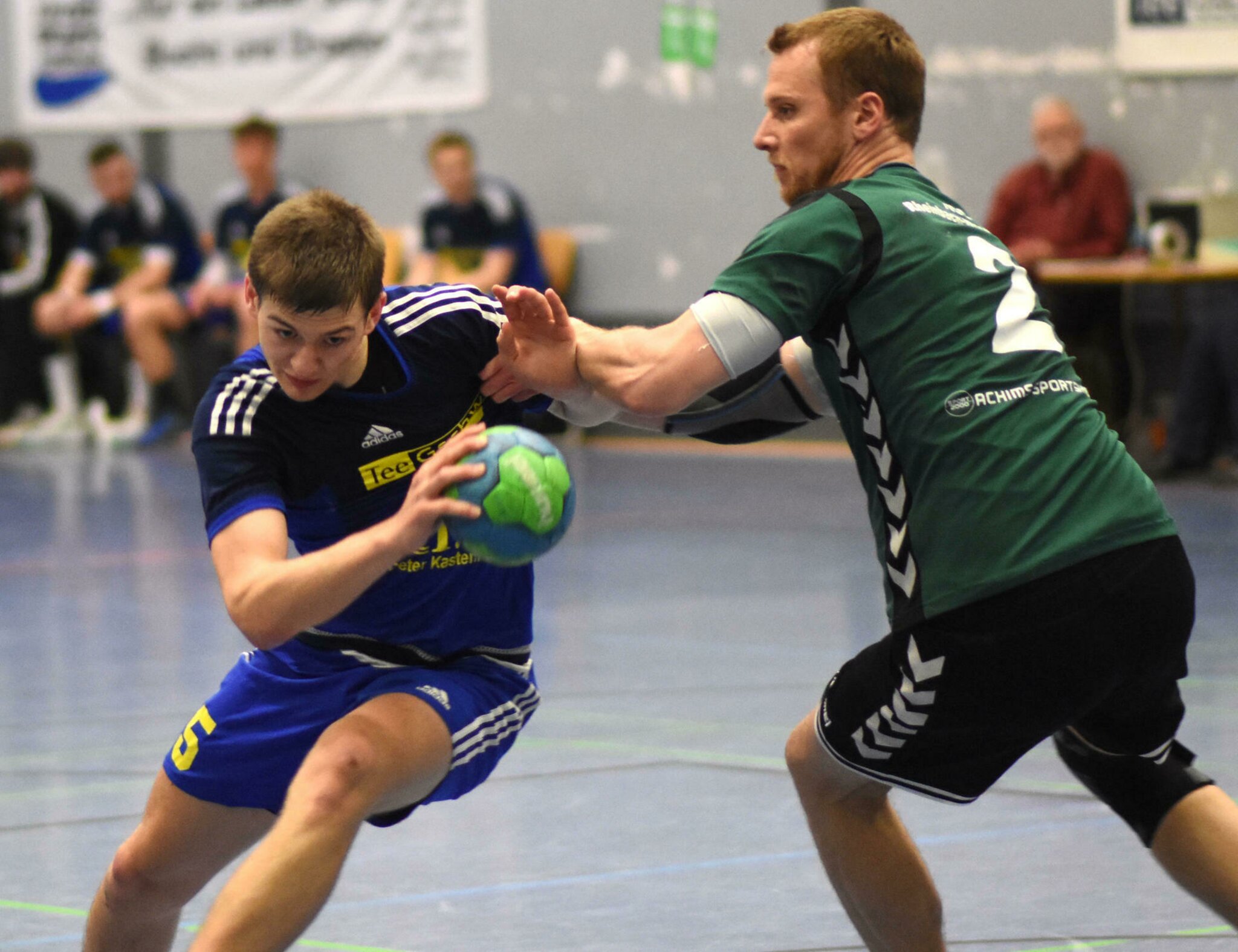 Sport kompakt: Neues von Handball, Football und Volkslauf aus der Region
