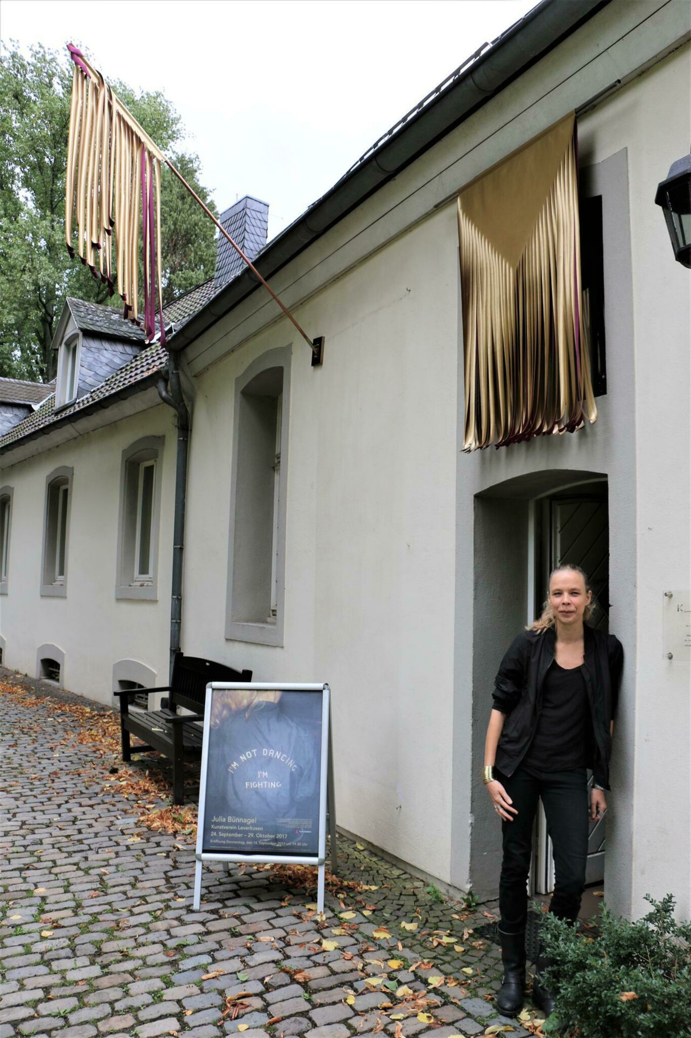 Manipulation der Wahrnehmung: Julia Bünnagel stellt im Kunstverein aus - Leverkusen