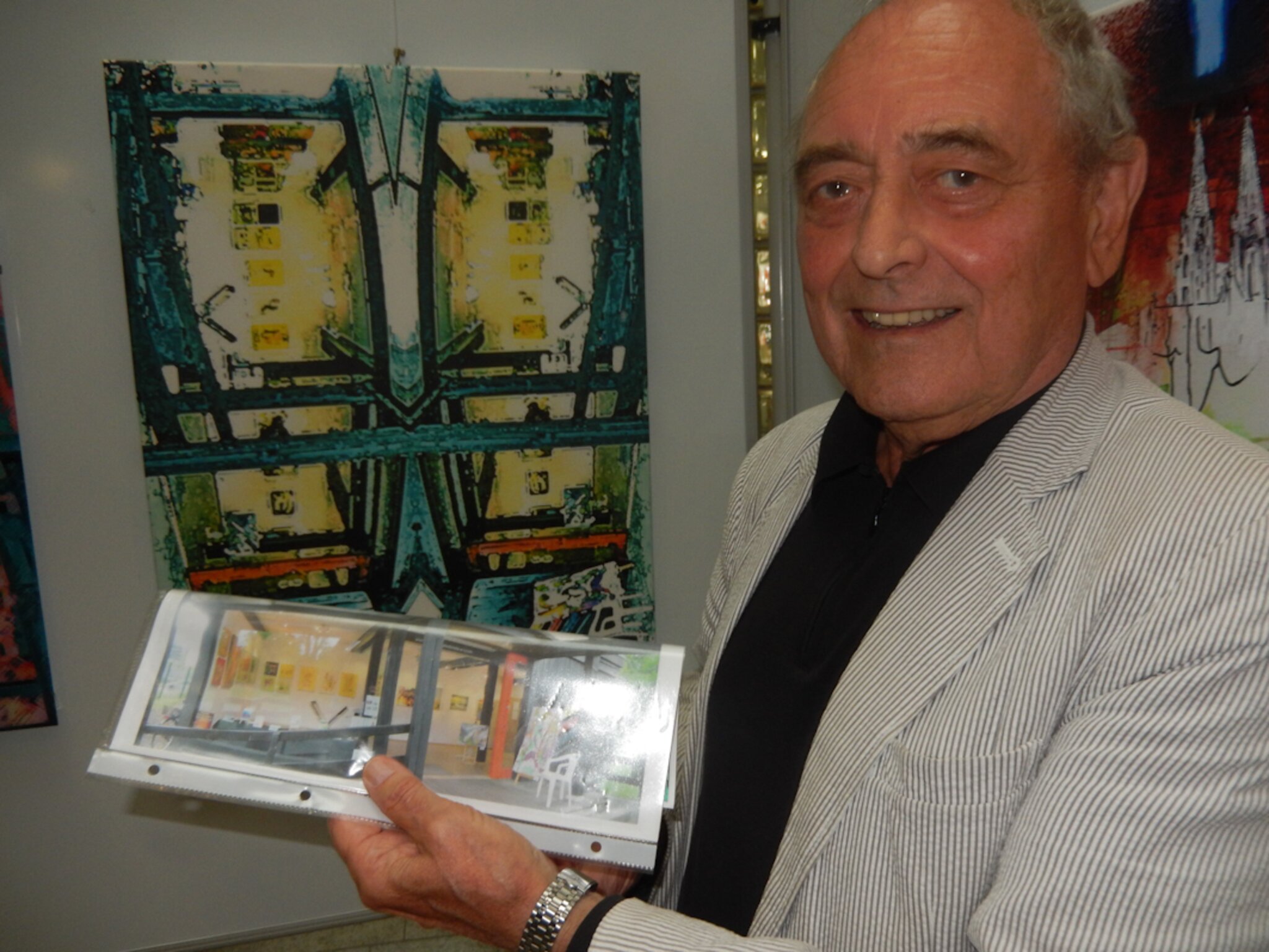 Transformation: Bernd Zech stellt zum siebten Mal im Bezirksrathaus ...