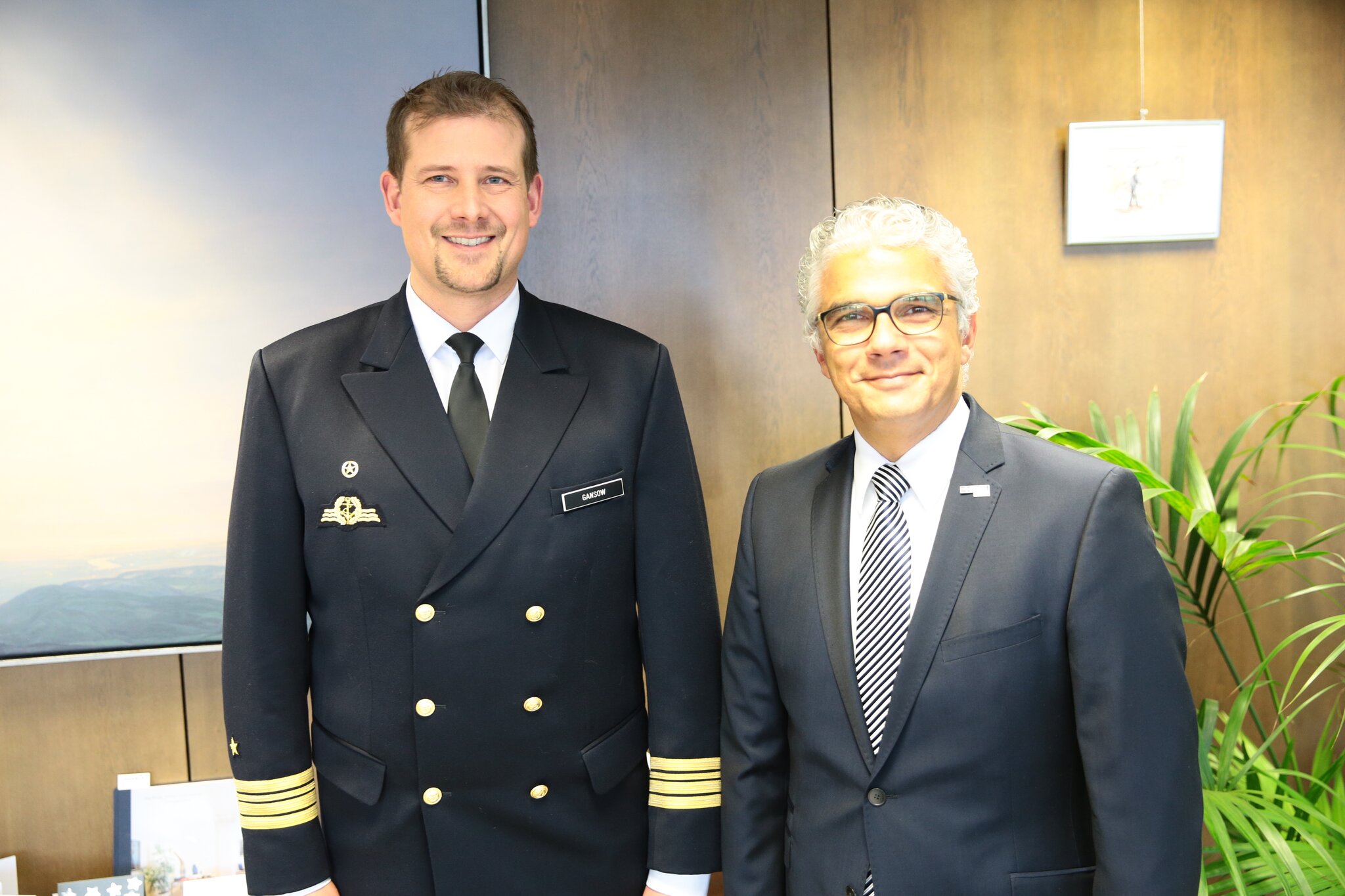 Kommandant zu Gast: Kommandant der Fregatte „Bonn“ zu Gast bei ...