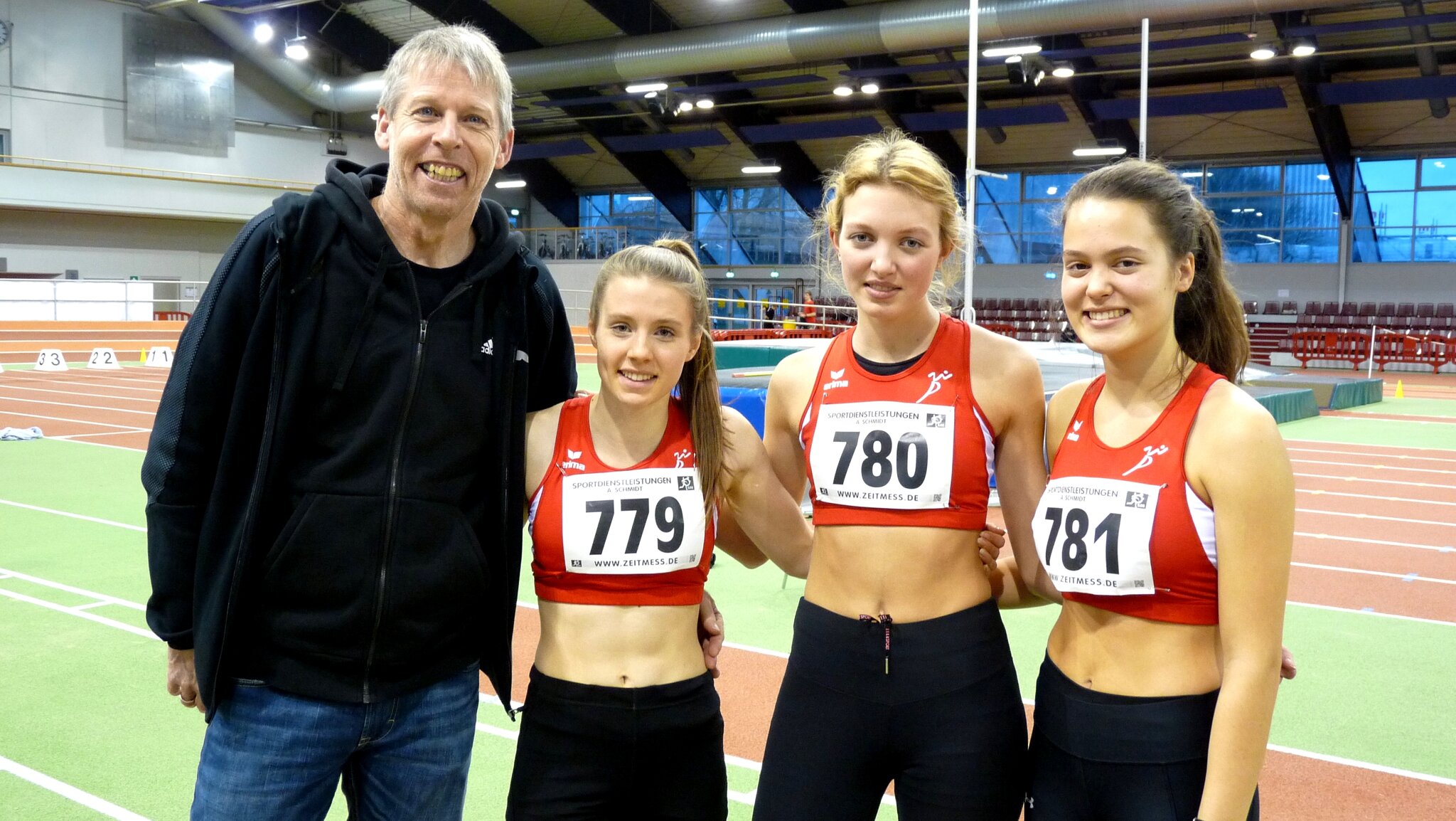 Erfolgreich in Düsseldorf: Auftakt der Hallensaisonfür die TuS Leichtathleten