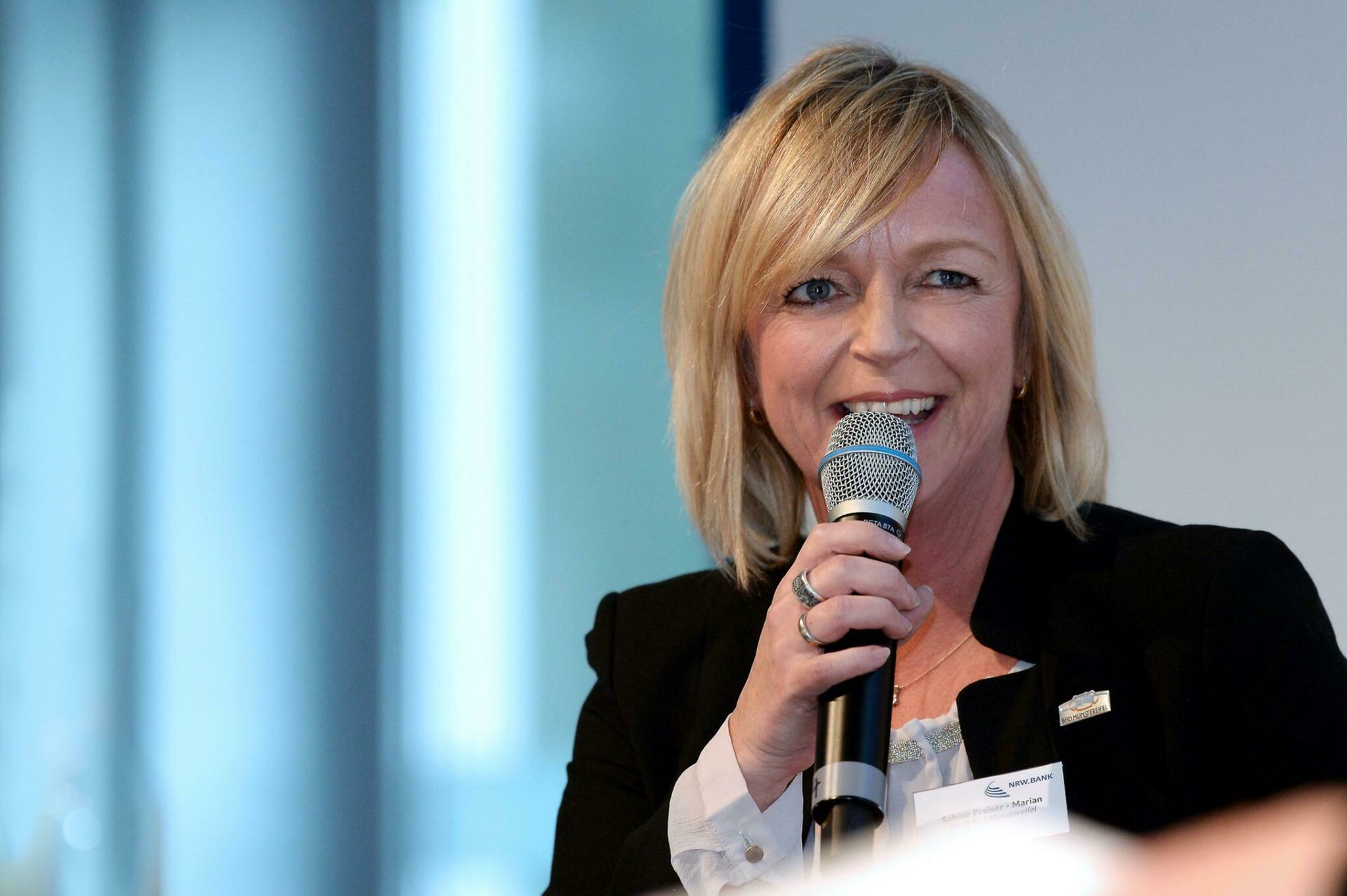 Kommunales Finanzmarktforum: Preiser-Marian auf dem Podium - Bad ...