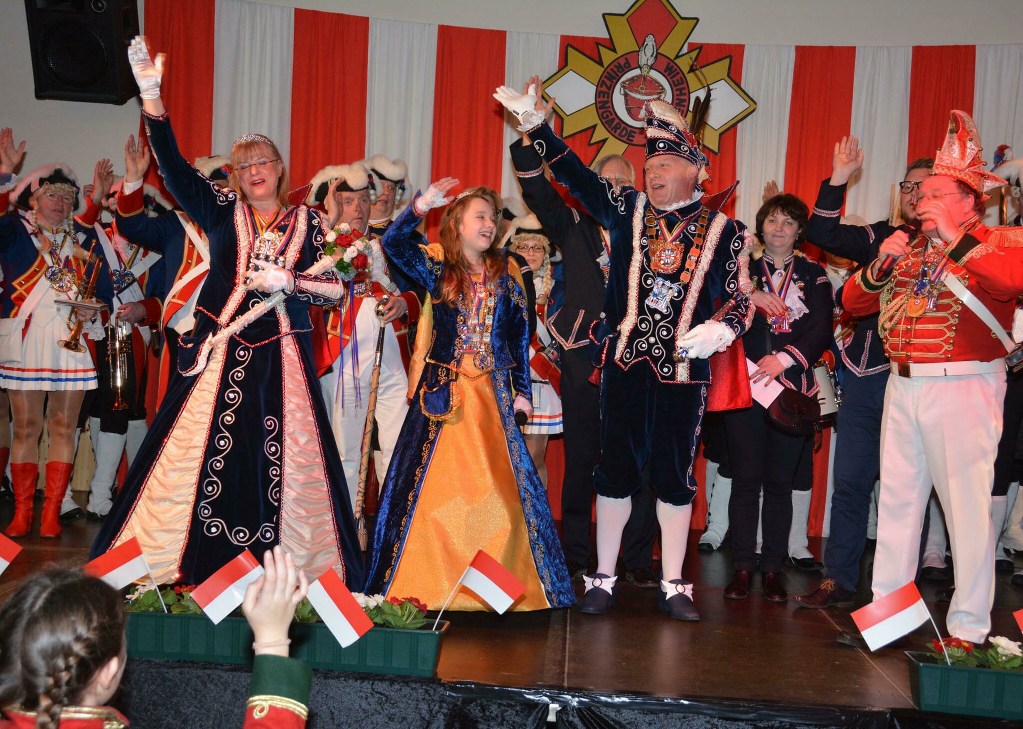 Prinzengarde Meckenheim: Begeistertes Publikum bei der Stattsitzung ...