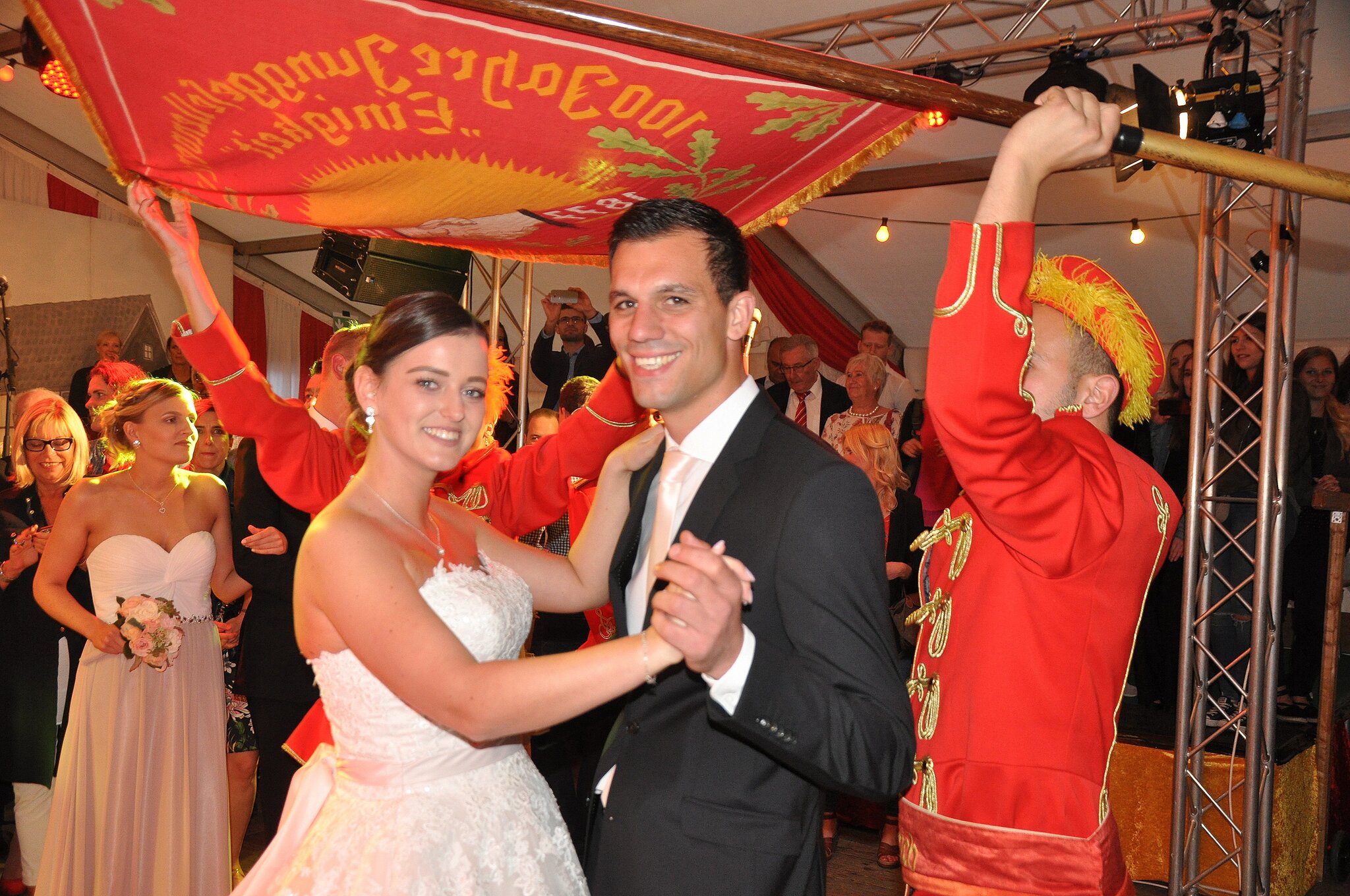 Maipaar in Hemmerich gekrönt: Tim Esser und Michelle Kuchem - Bornheim