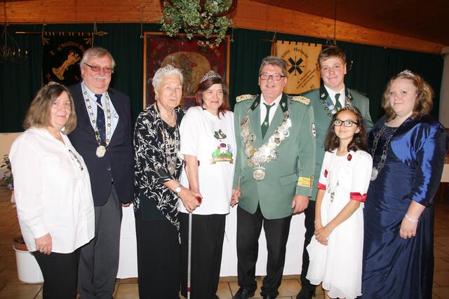 Johannes Eigendorf ist neuer Kaiser: Vochem feierte sein 65 ...