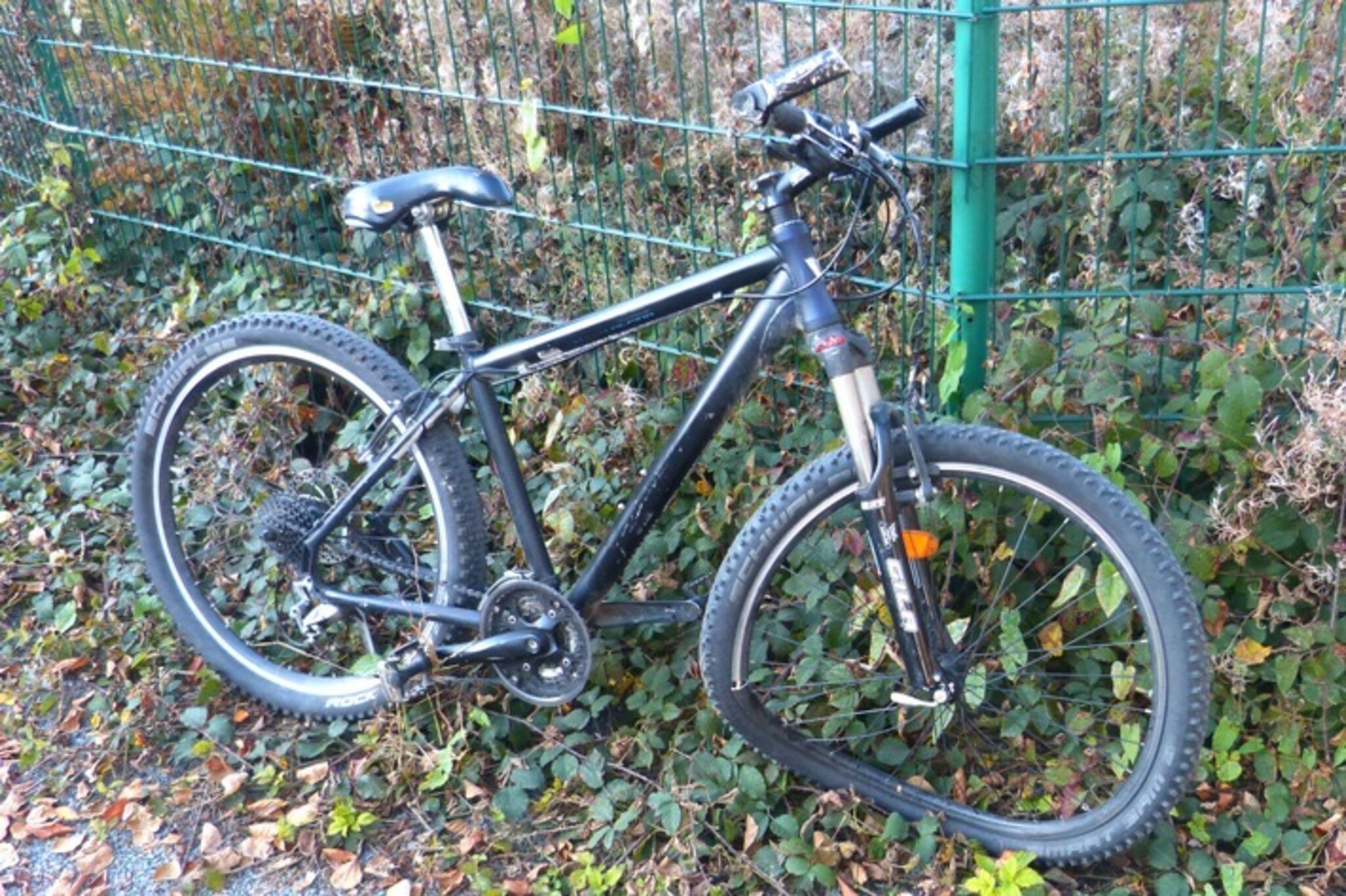 Fahrradfahrer gesucht: Nach Unfall das Rad zurückgelassen - Oberberg