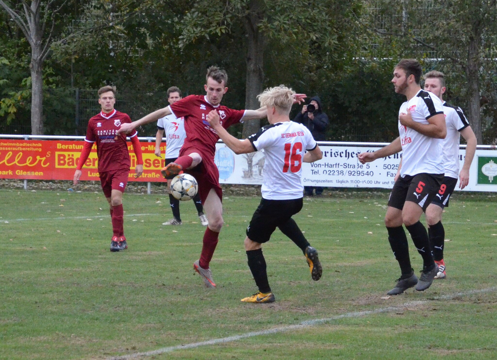 Bezirksliga: Wieting schießt Viktoria Frechen mit Hattrick zum Sieg