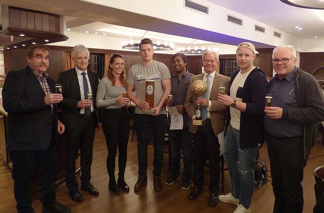 Die besten Handballer: Gewinner des Zunft-Kölsch-Pokals feiern
