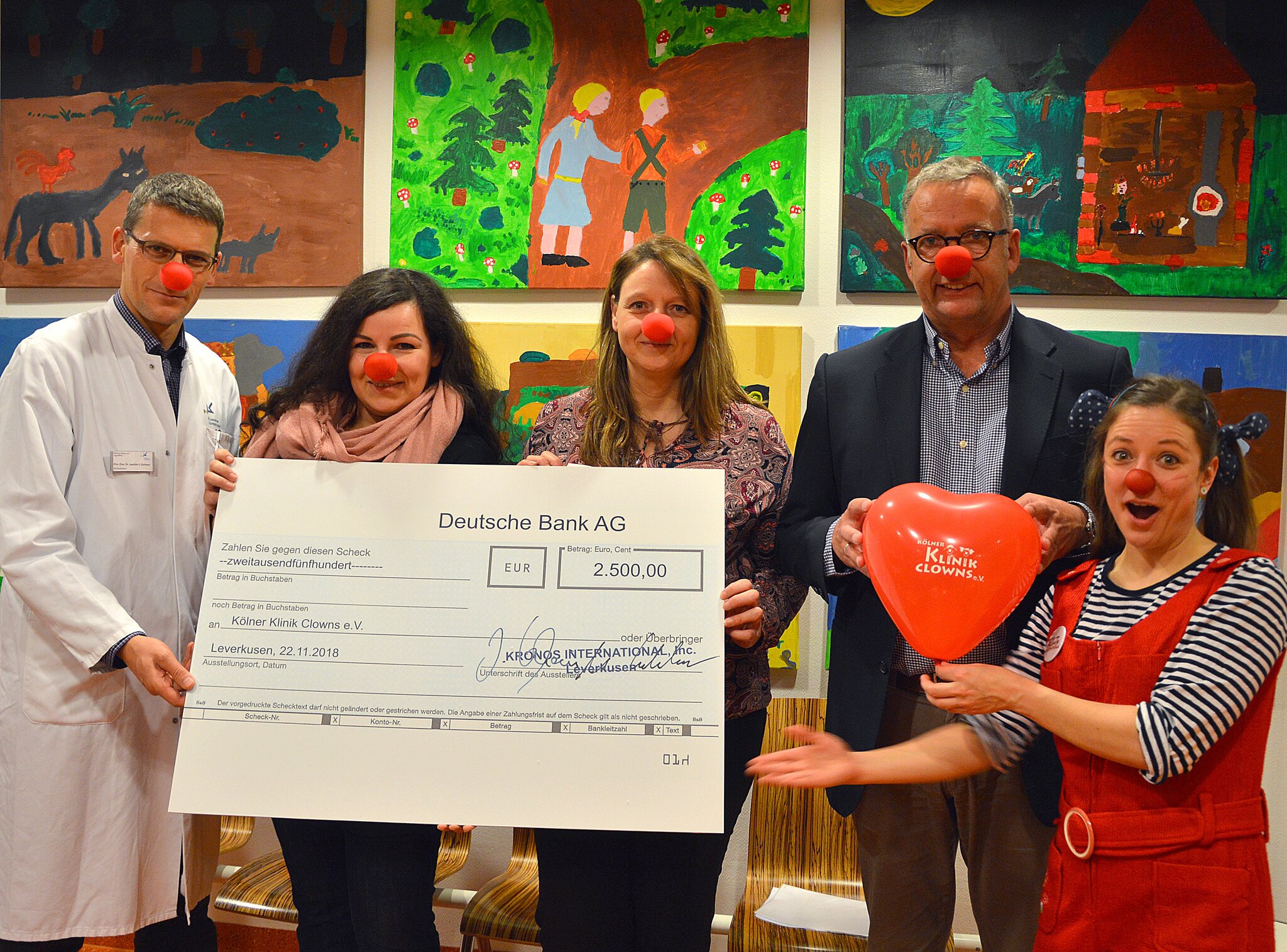 Spende für Klinikclowns: Kronos Titan unterstützt Verein mit 2.500 Euro ...