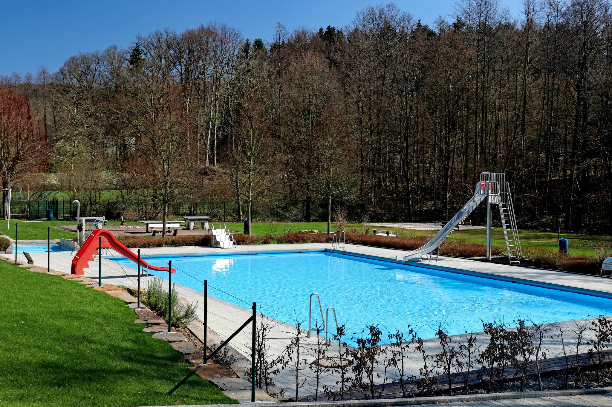 In den Startlöchern: Das Mucher Waldfreibad wurde weiter verbessert - Much