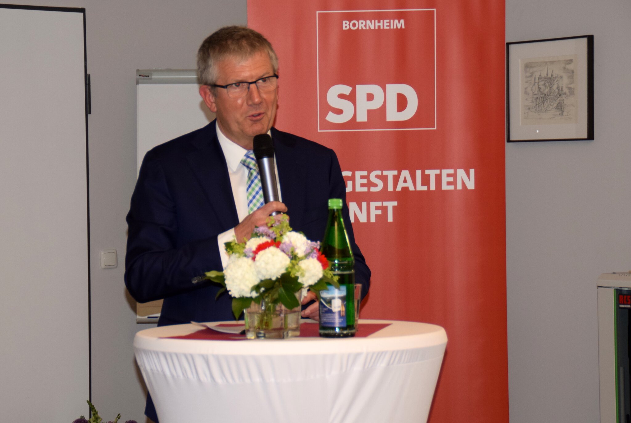 SPD unterstützt Christoph Becker: Parteiloser Kandidat für die ...