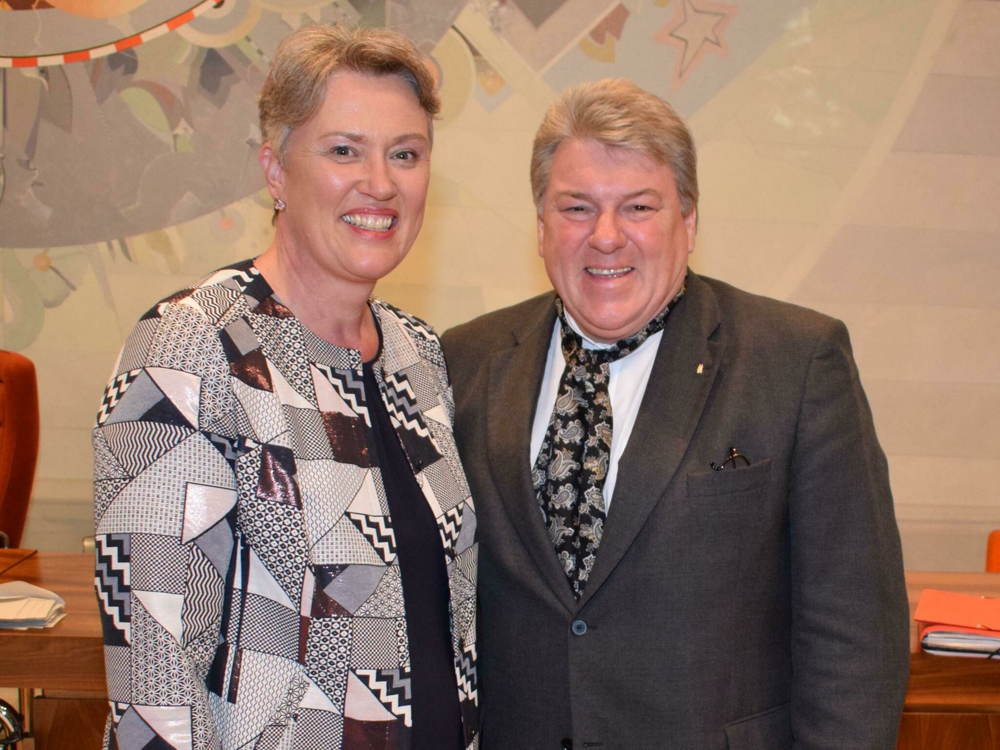 Sie folgt Guido van den Berg: Iris Heinisch ist zweite stellvertretende Landrätin - Rhein-Erft