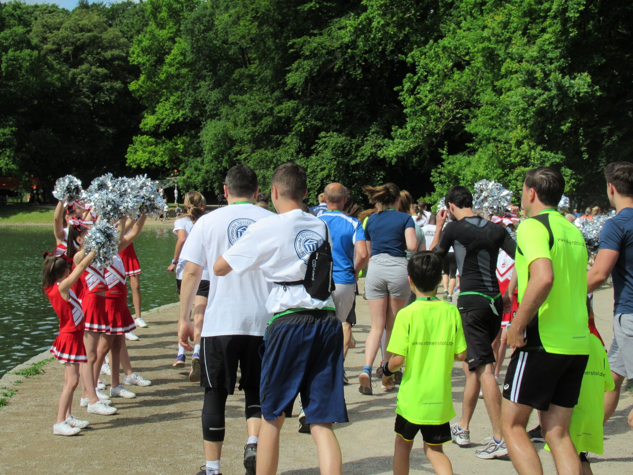 Runde um Runde: 6.130 Kilometer für den AKHD in Köln - Lindenthal