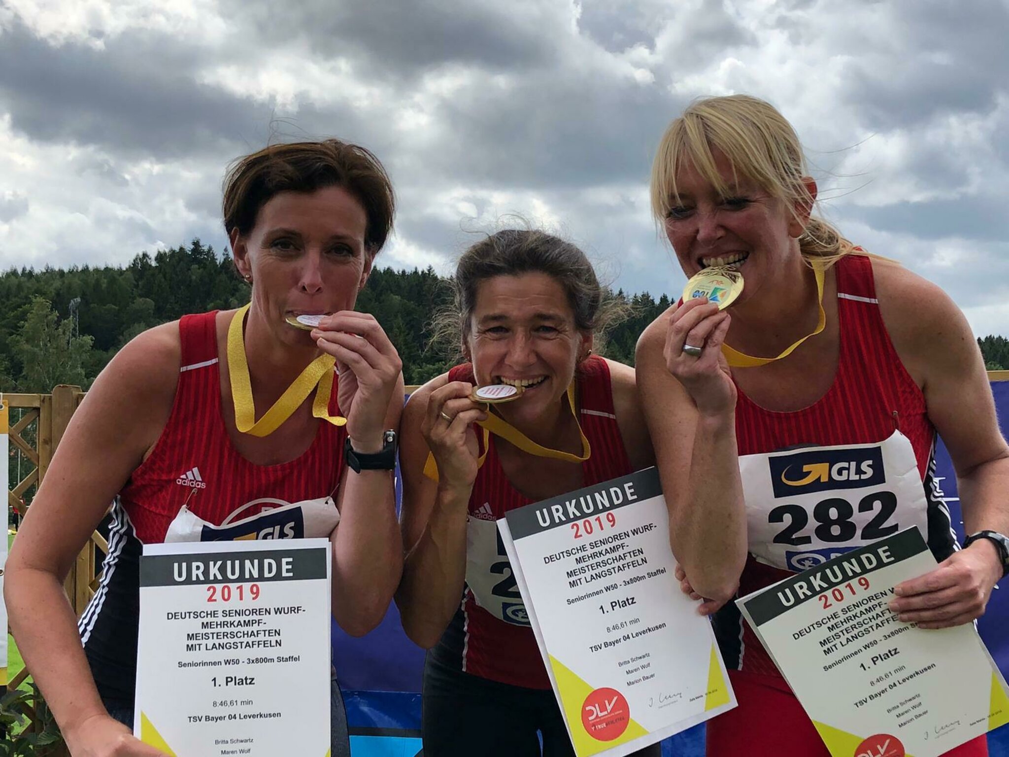 Zwei Meistertitel: Marion Bauer und die Staffel nicht zu schlagen