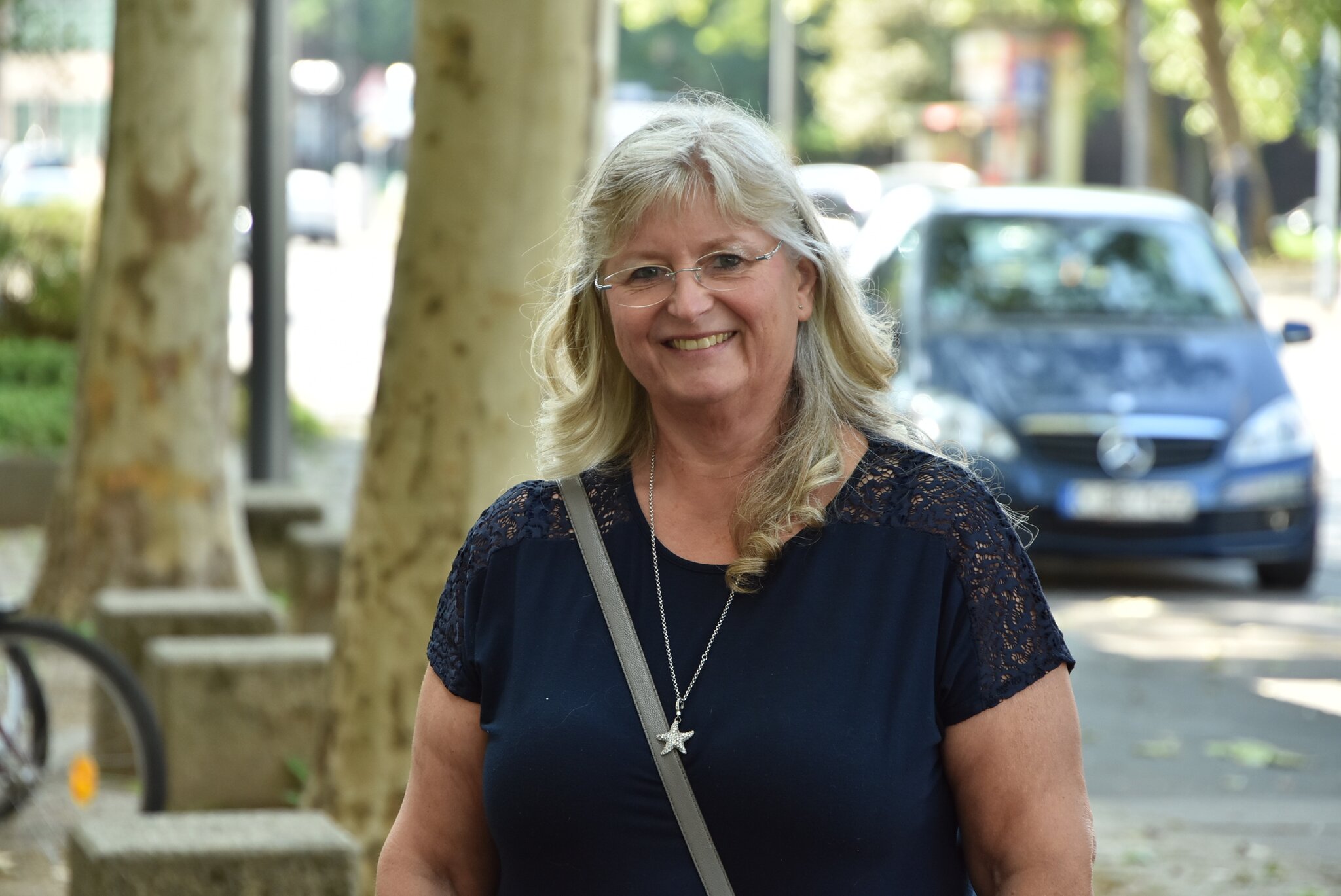 Hinter dem Rampenlicht: Gabi König steht im Ehrenamt in der zweiten ...