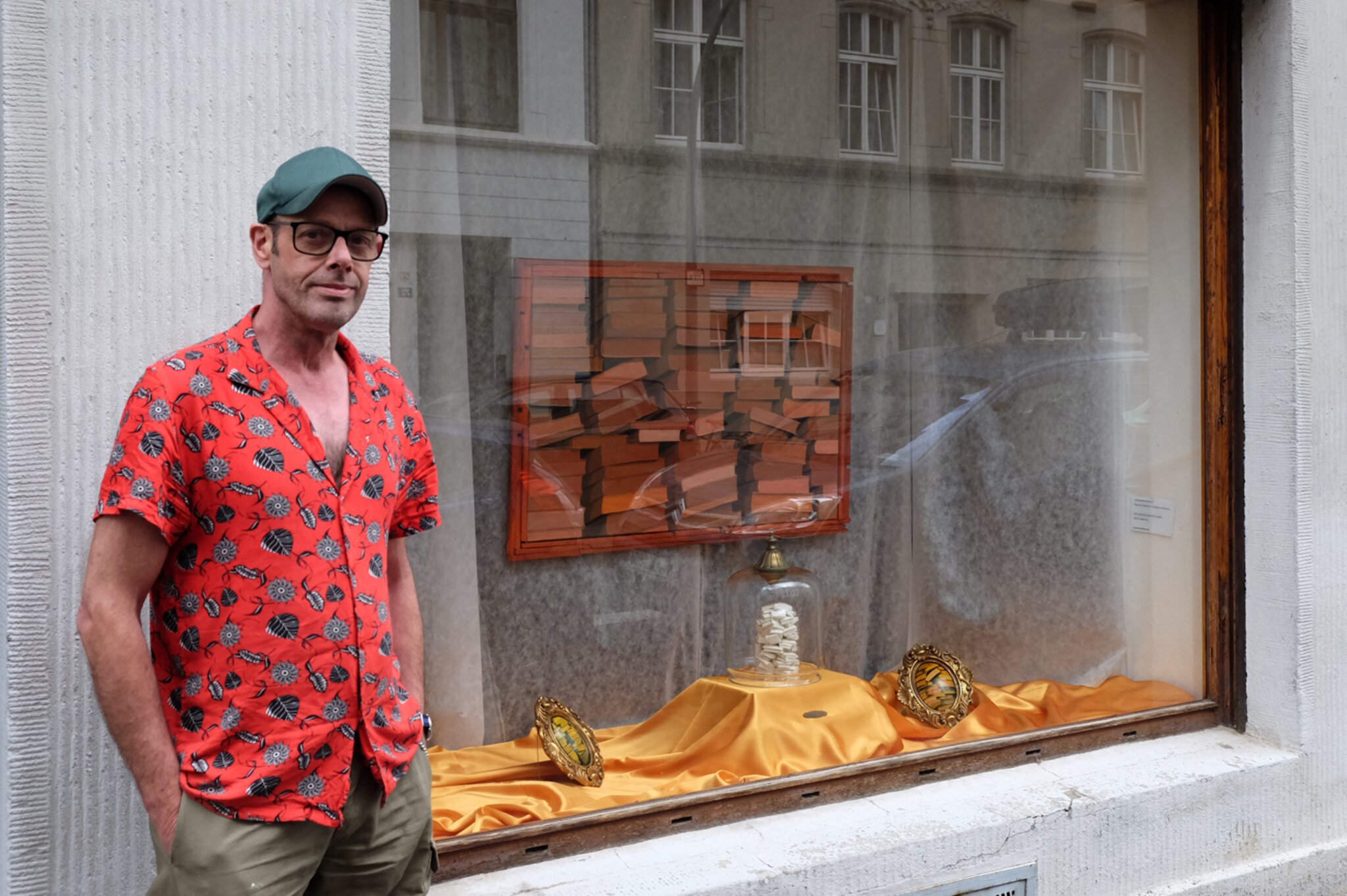Kunst für Flaneure: In der Florastraße lädt ein Schaufenster zum ...