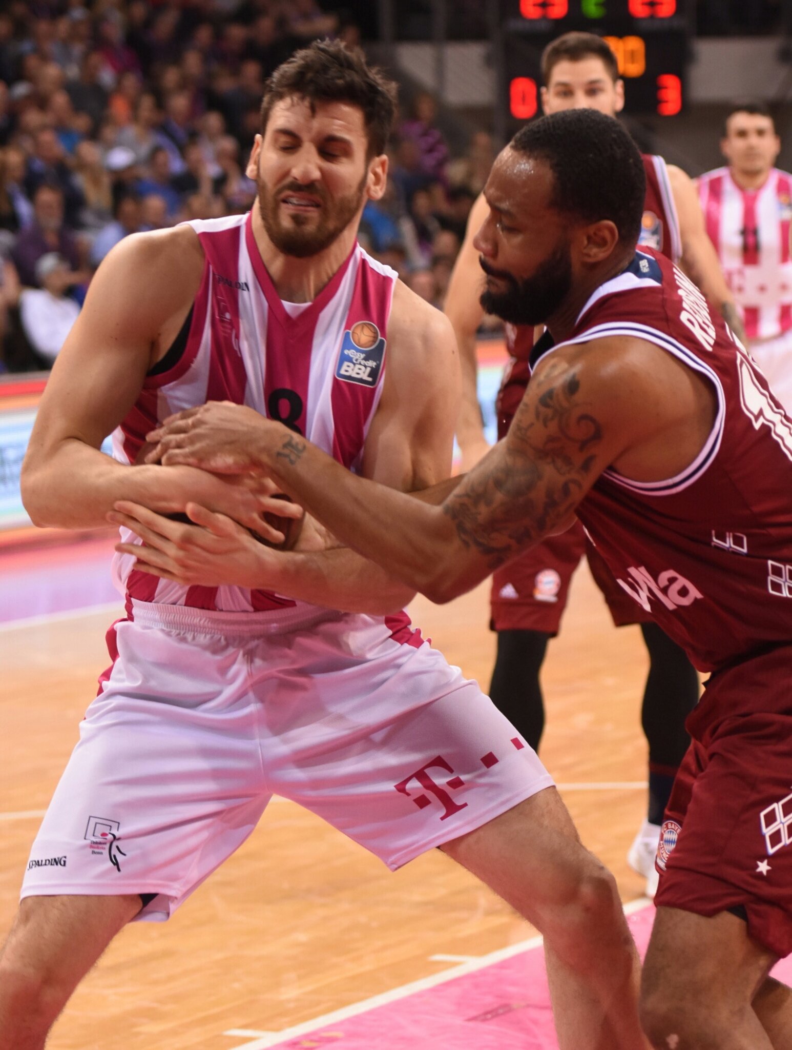 Baskets: Der Dome wird zum Hexenkessel