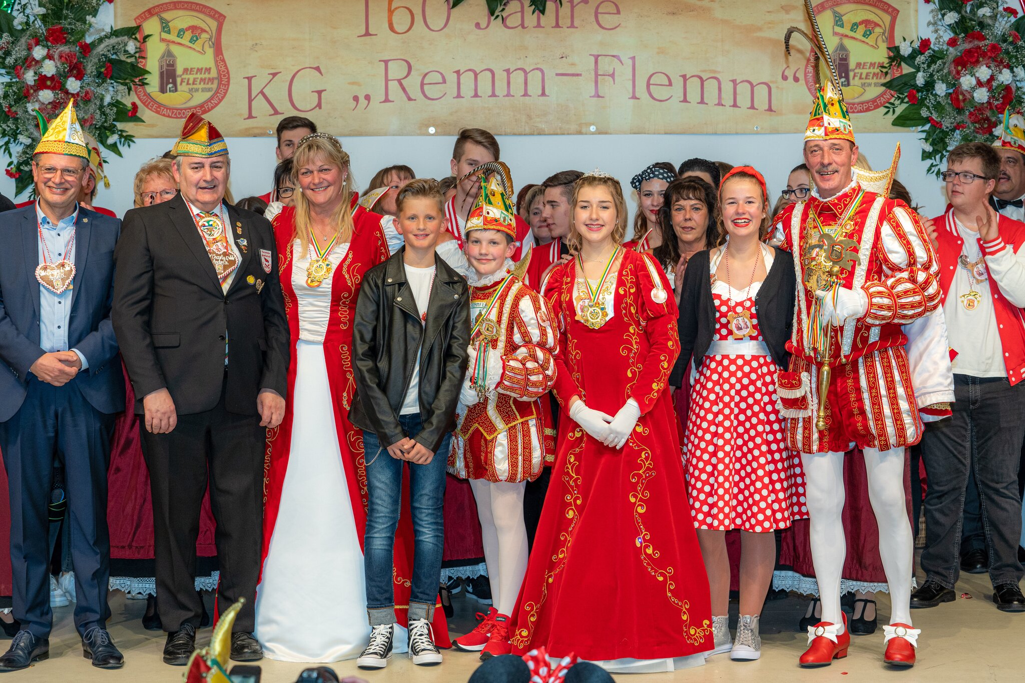 In vier Minuten zum Prinzen: Remm-Flemm-Präsident "rettet" Uckerather ...