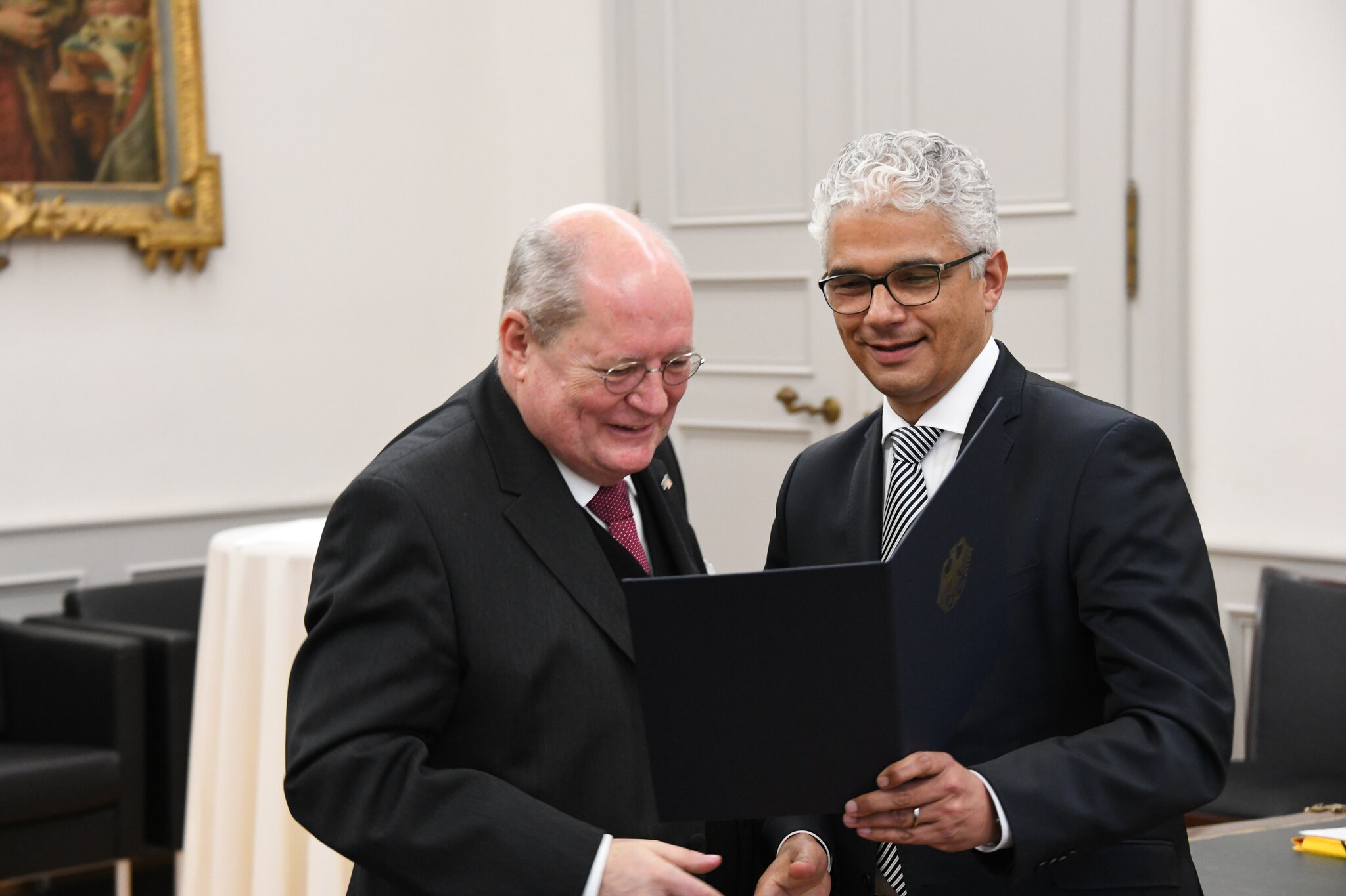 Netzwerker in verschiedensten Bereichen: Verdienstkreuz am Bande für ...